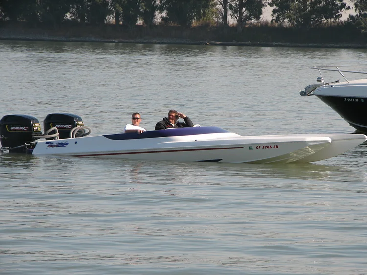 Bargain Hunter Boats: Compact Vintage and Classic Hulls — Wave To Wave