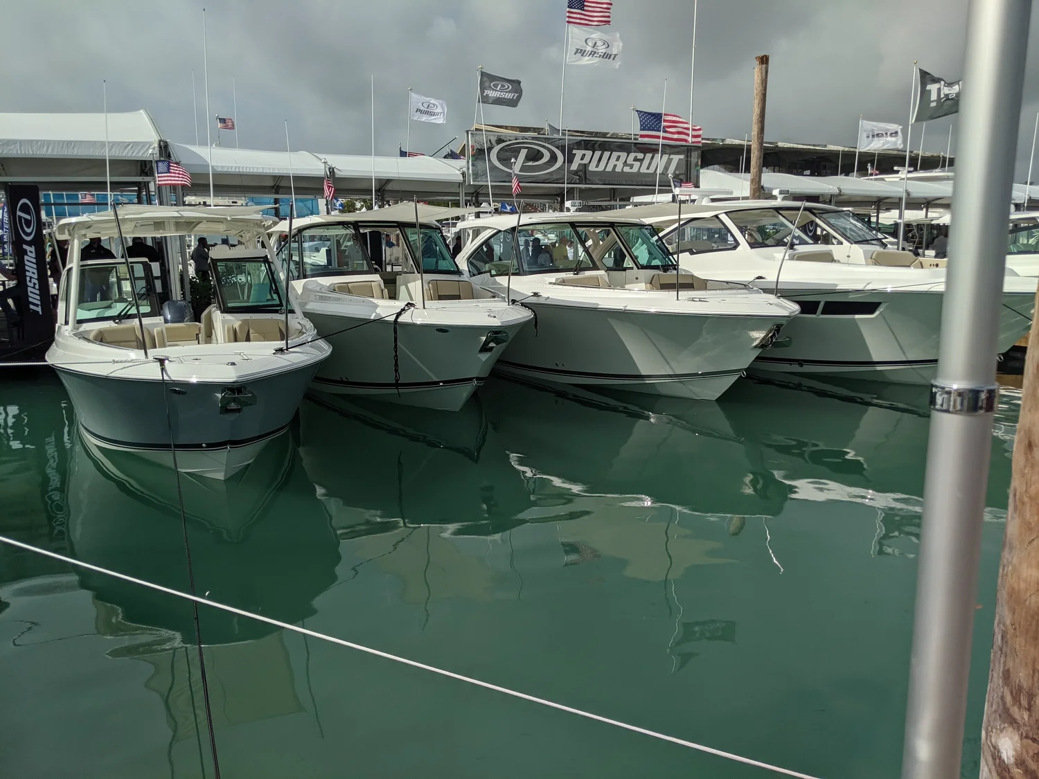 2020 Miami Boat Show: Center Consoles, Cruisers, Family Boats — Wave To ...