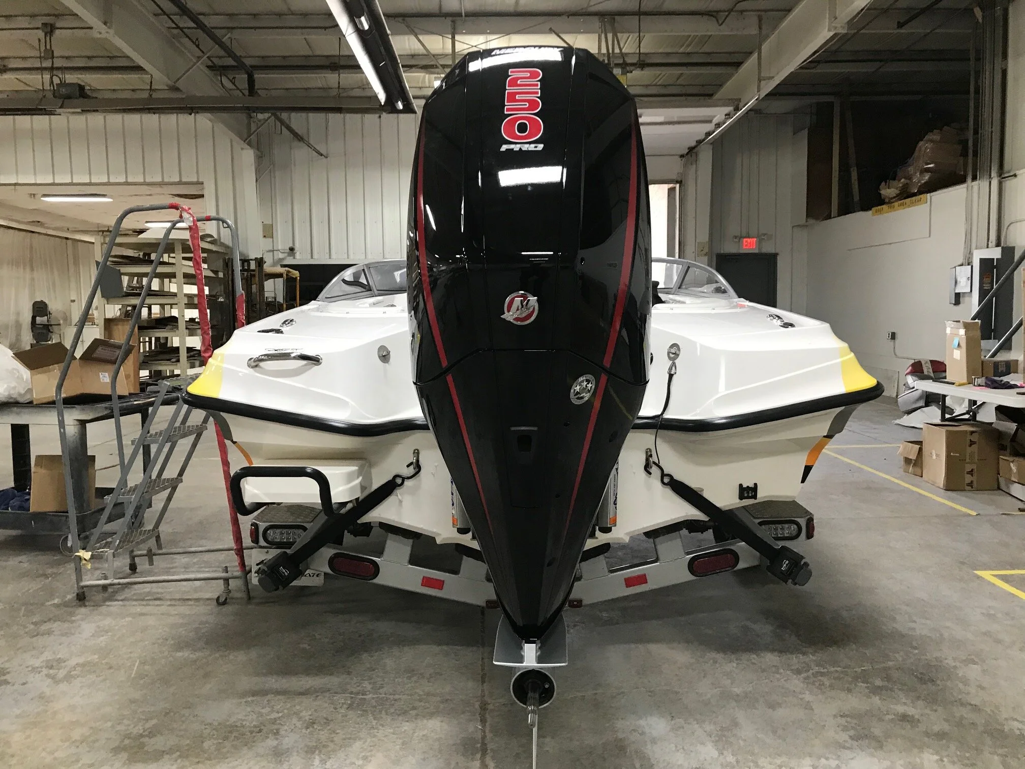 The Ultimate 250 HP Setup: Outboard Hot Rods from Mercury and Yamaha ...