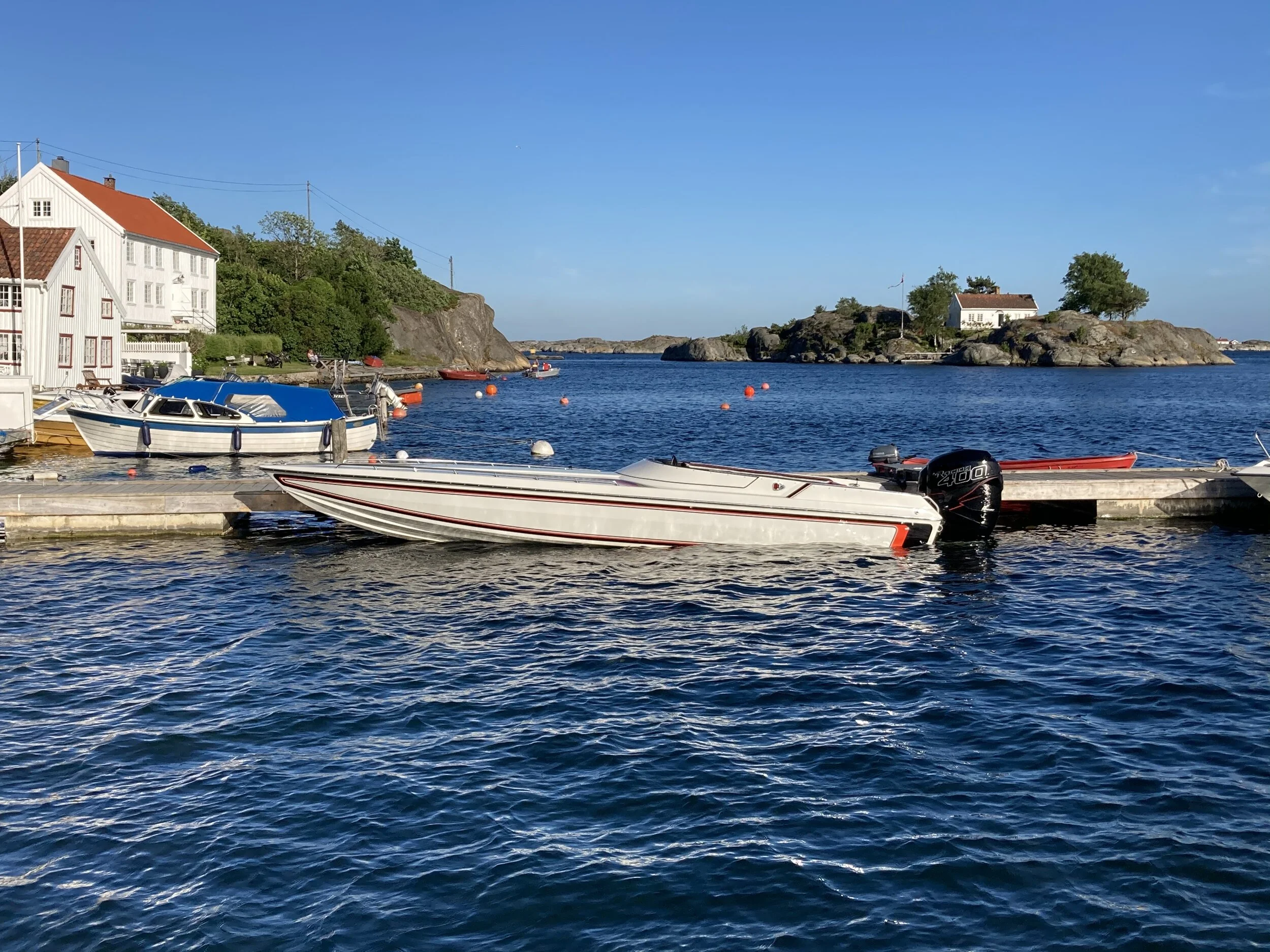 Phantom 25: Modern Outboard Power for a Classic Offshore Sport Boat ...