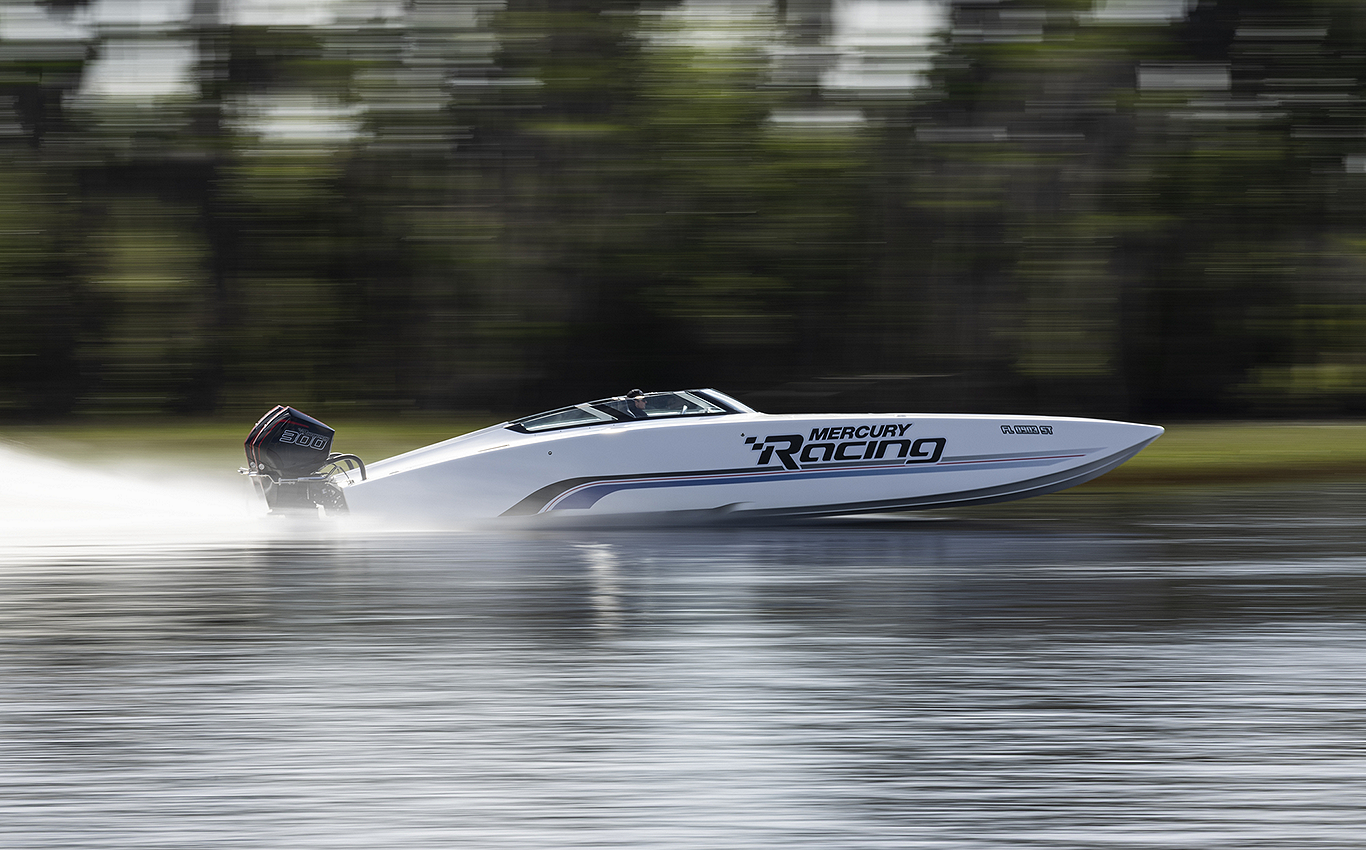 Mercury Racing Brings Options: The 15 Inch 300R, 200R and ROS Outboards ...