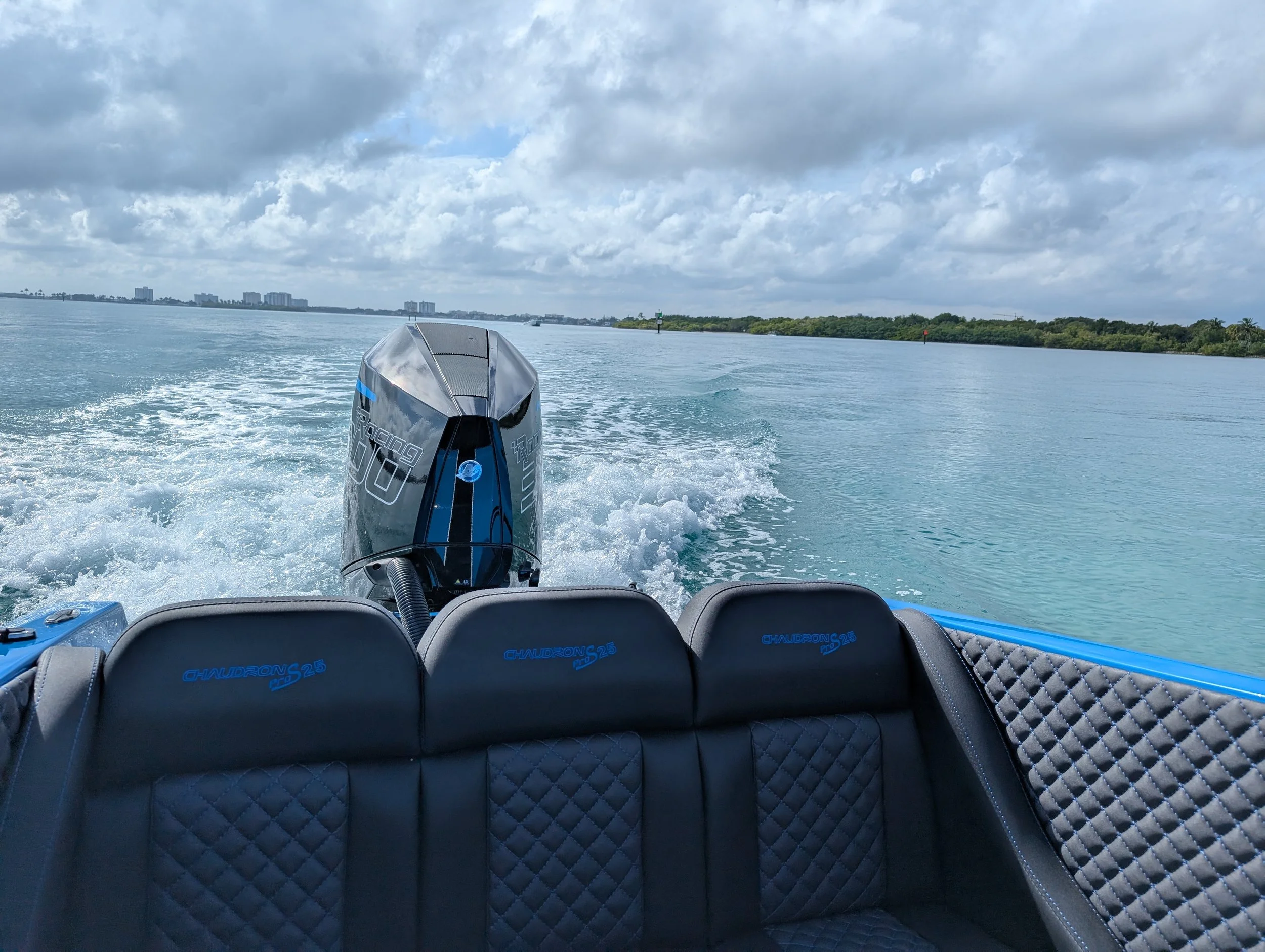 Grabber Blue Chaudron 300R: Classic Color for a Timeless Hull — Wave To ...