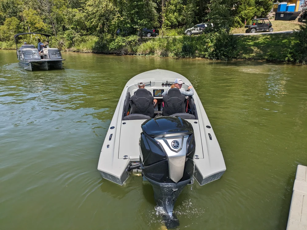 Chalk Gray Tuff 25: The Yamaha SHO Powered Lake Hot Rod — Wave To Wave