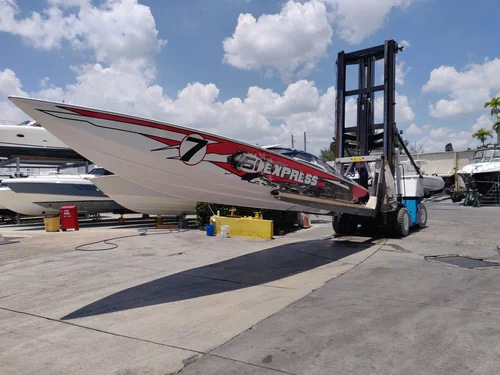 Hull Design: Pad vs Steps — Wave To Wave