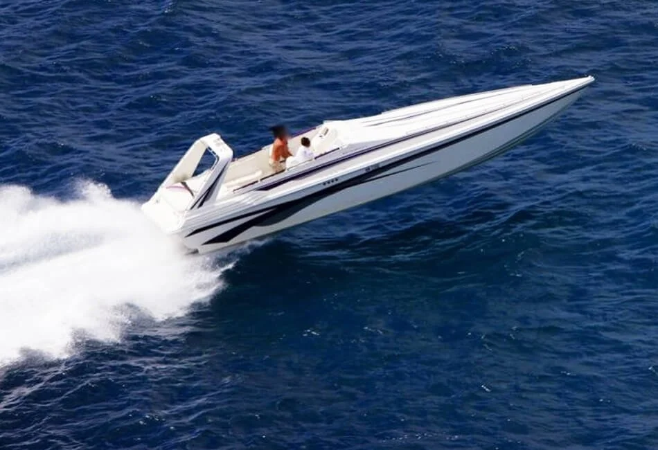 Ultra Rare Sonic USA 31 SS: Twin Mercury Verado Outboards Push This ...