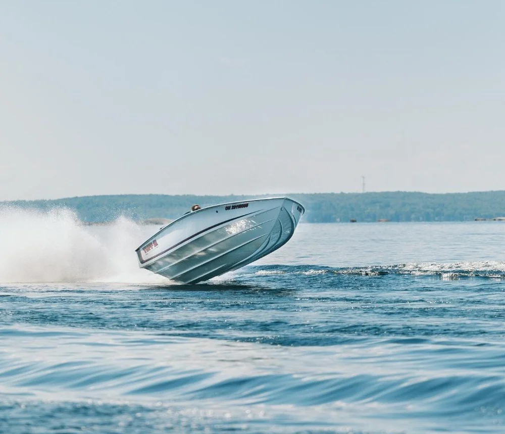 Hull Design: Pad vs Steps — Wave To Wave