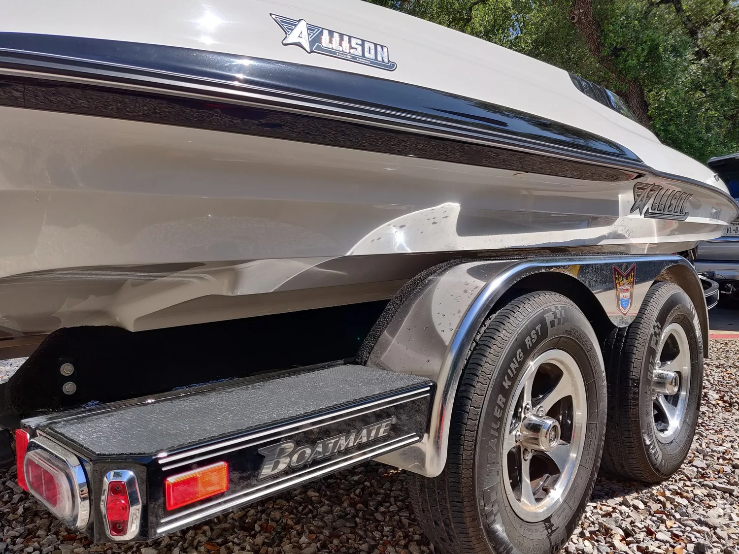 Hull Design: Pad vs Steps — Wave To Wave