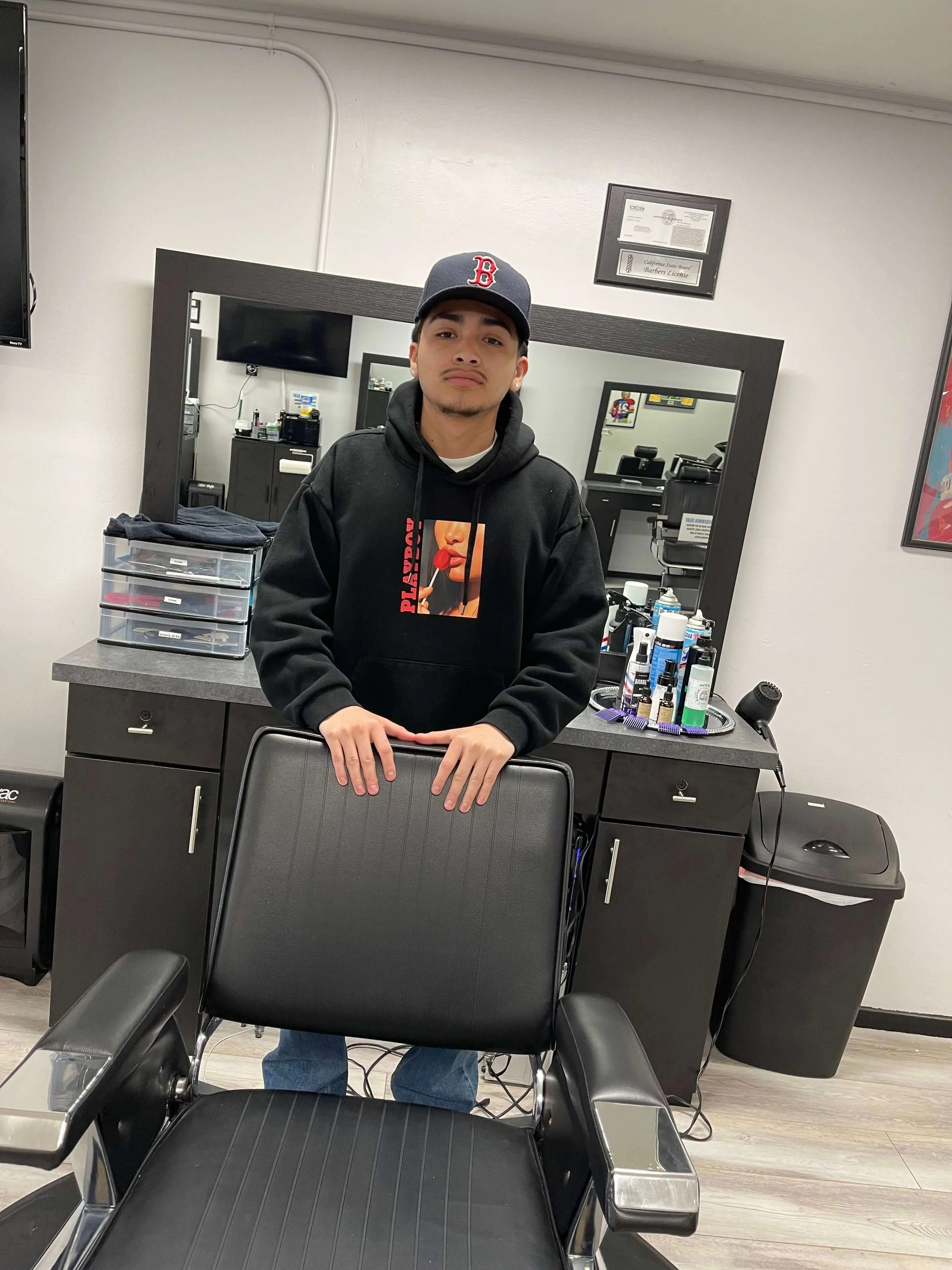Jonathan Pool — Gentlemen's Barbershop