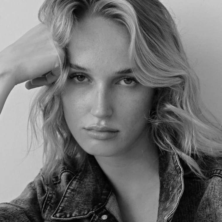 MASSARDO MODEL MANAGEMENT