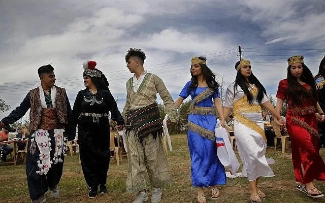 Ancient Assyrian Clothing