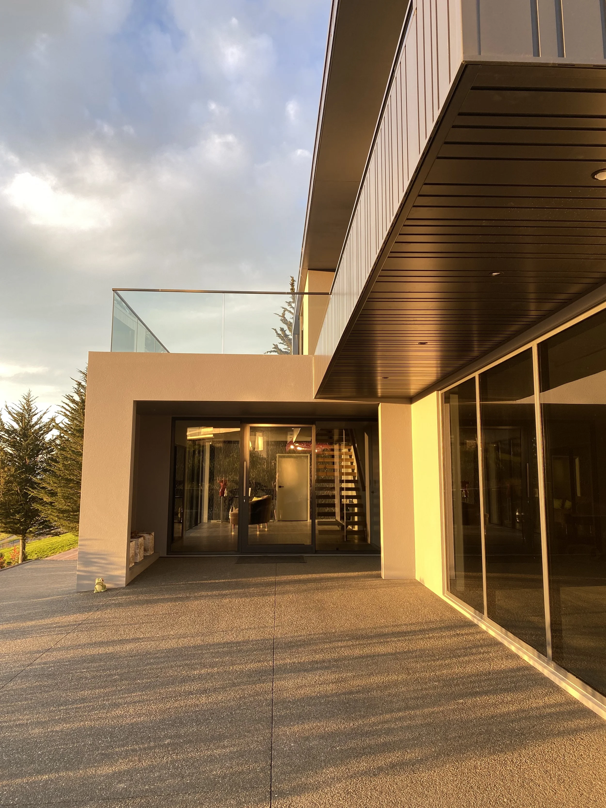 Lace Bark Centre — brown dog architecture