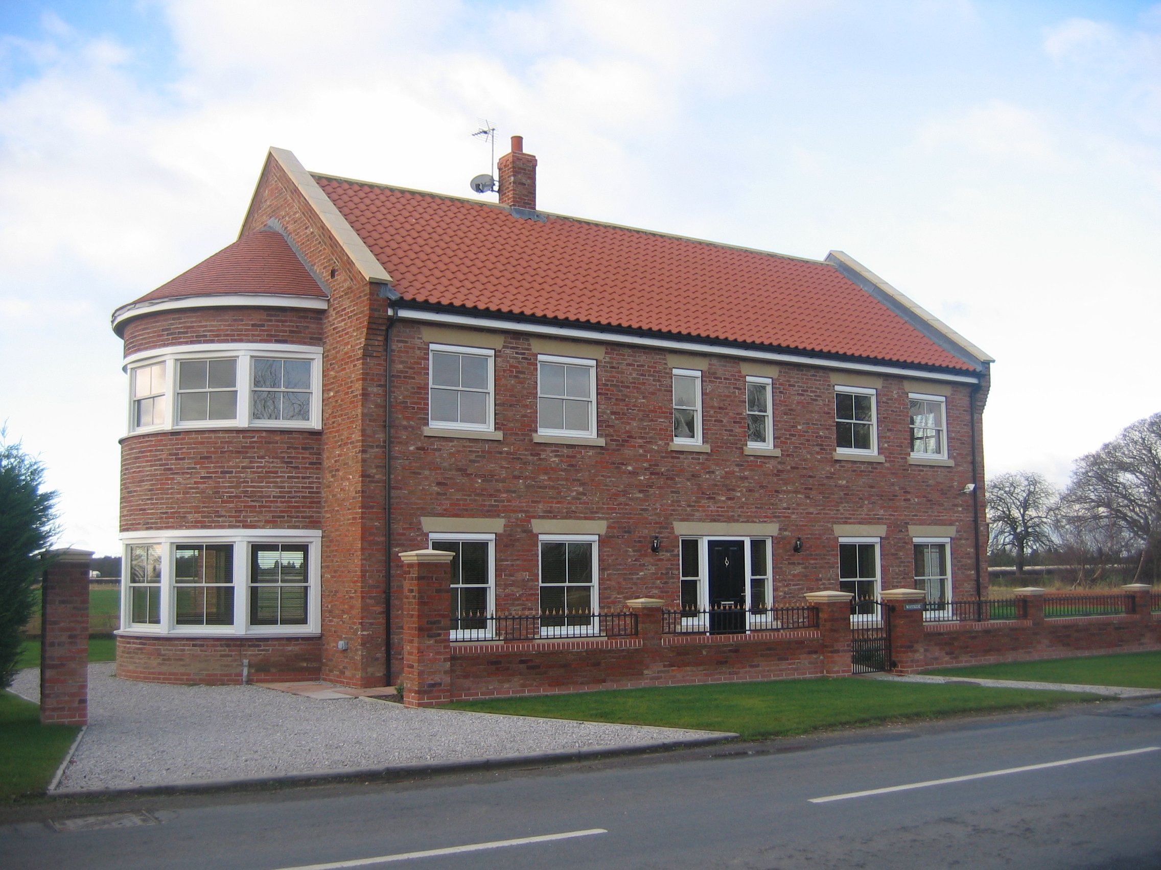 Samuel Kendall Associates - Wayside House - Bespoke Family Home