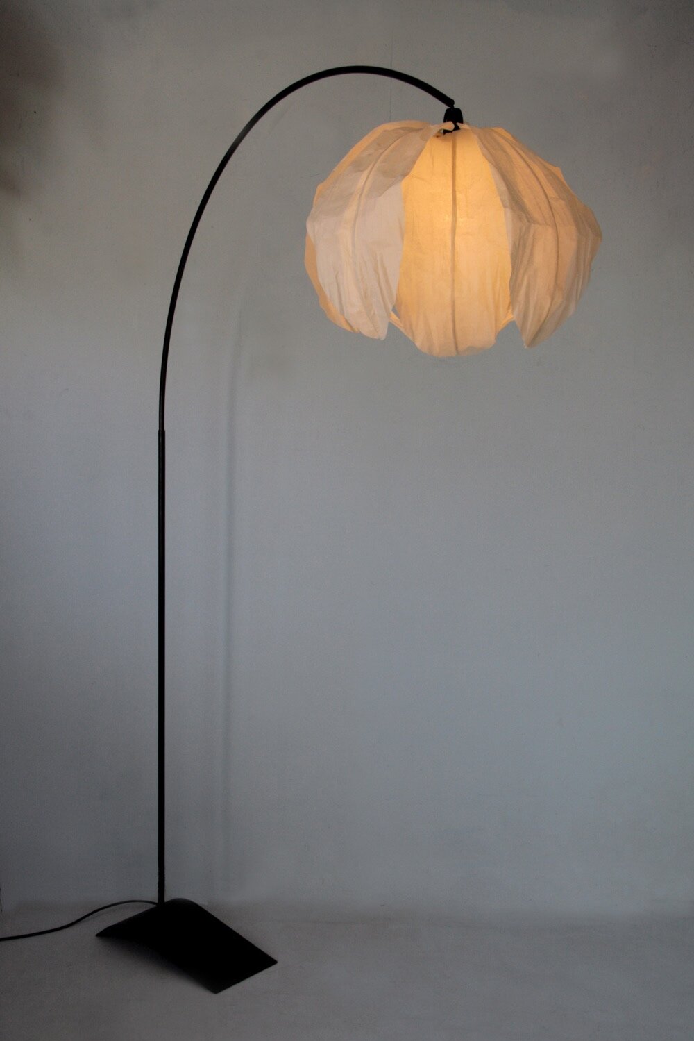 Colin Chetwood -paper lamp shop, sculptural flower tissue paper ...