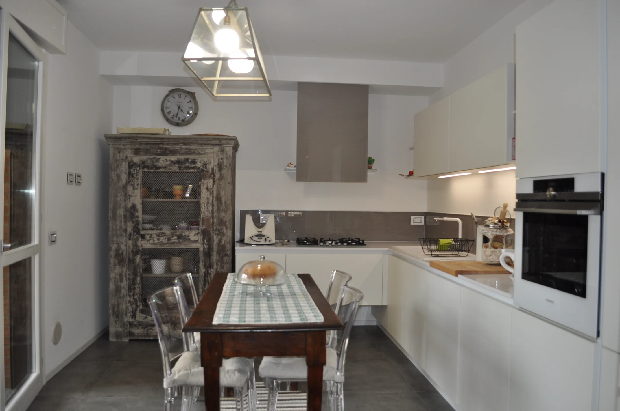 SIMONETTA ARREDA — realizzazioni-installazione-mobili