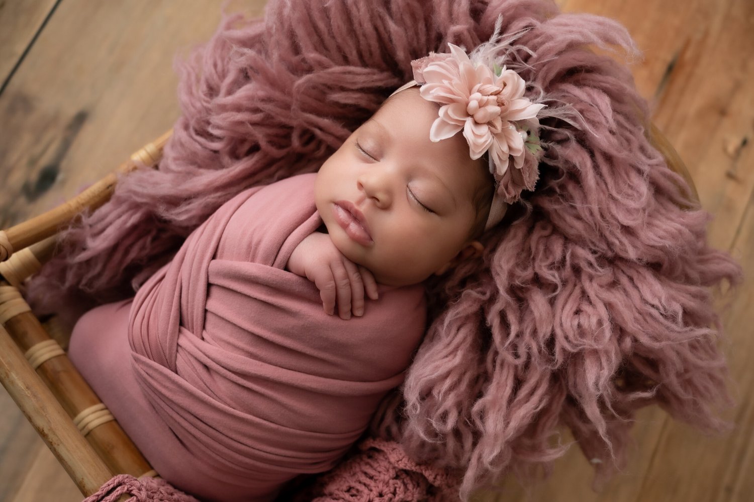 Newborn photographer, milestone photography, small wedding, boudoir ...