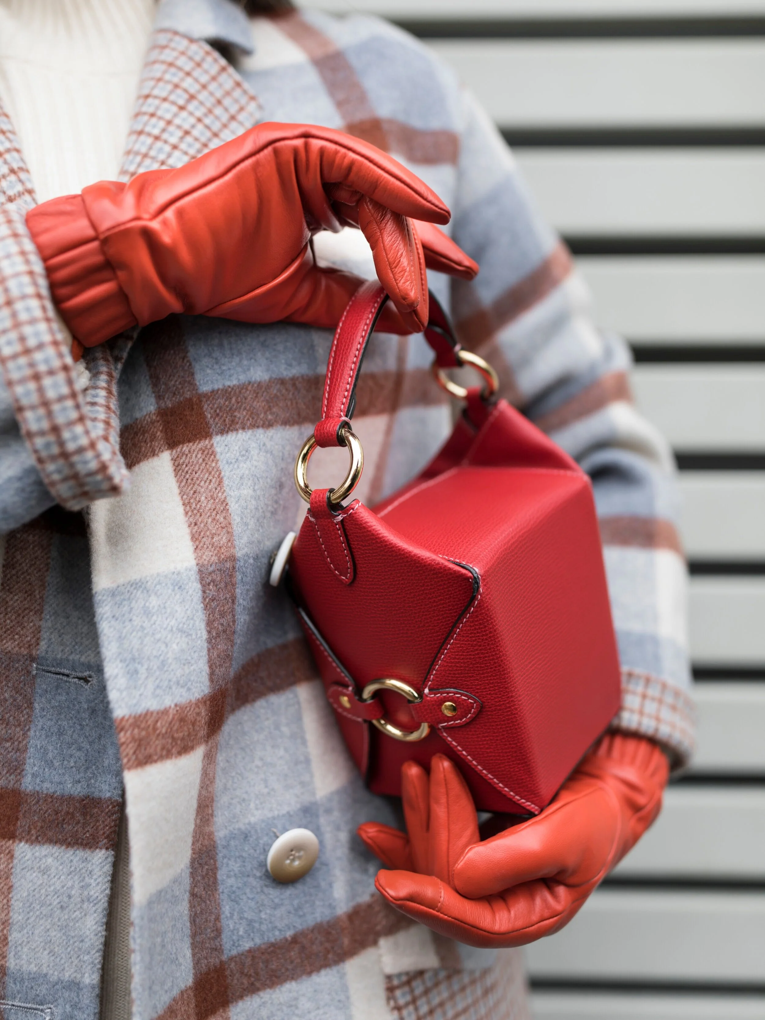 6 under $500 designer handbags you'll want to get your hands on ...