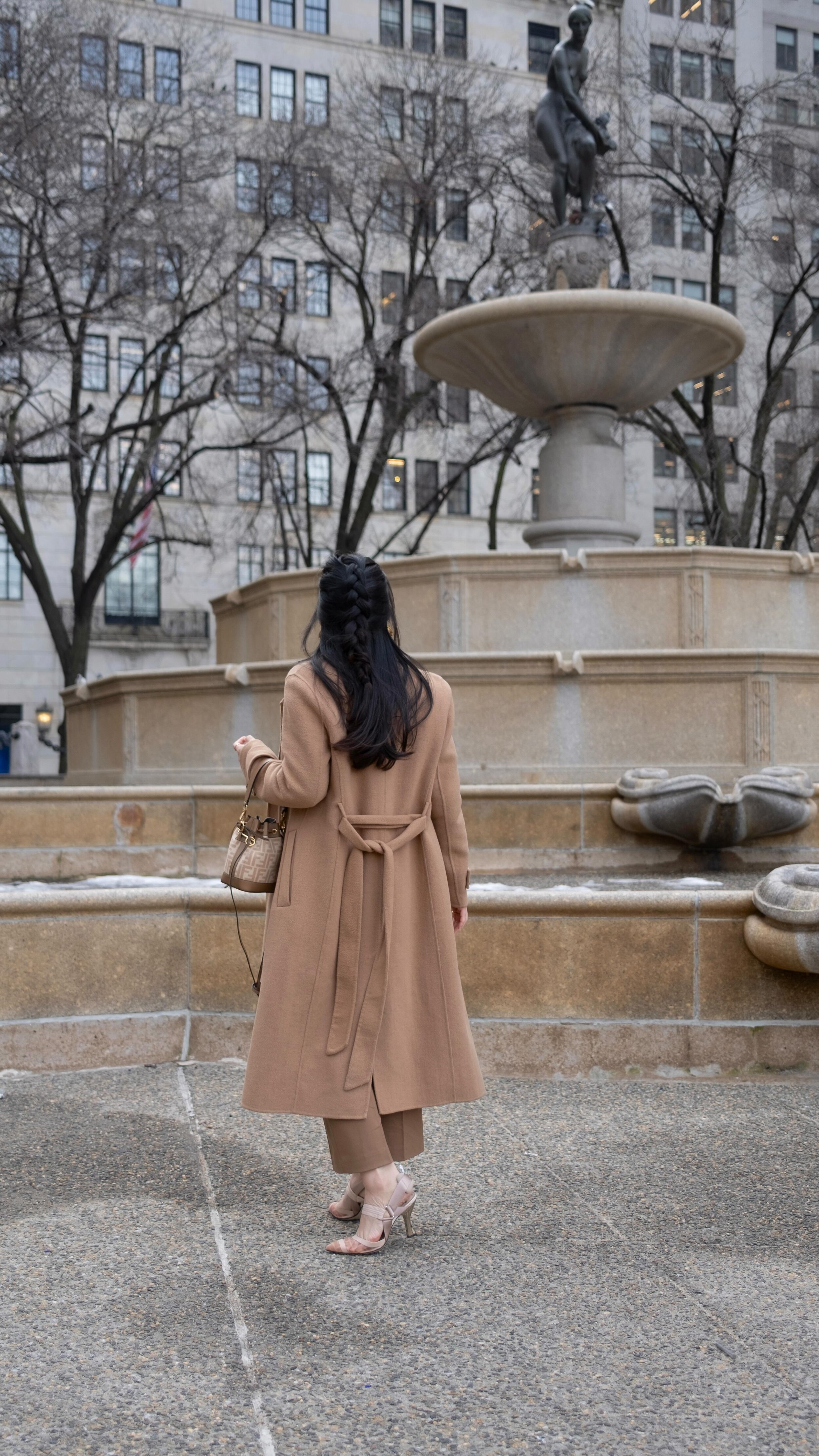5 Red Bag Outfit Ideas | Happily Ever Style