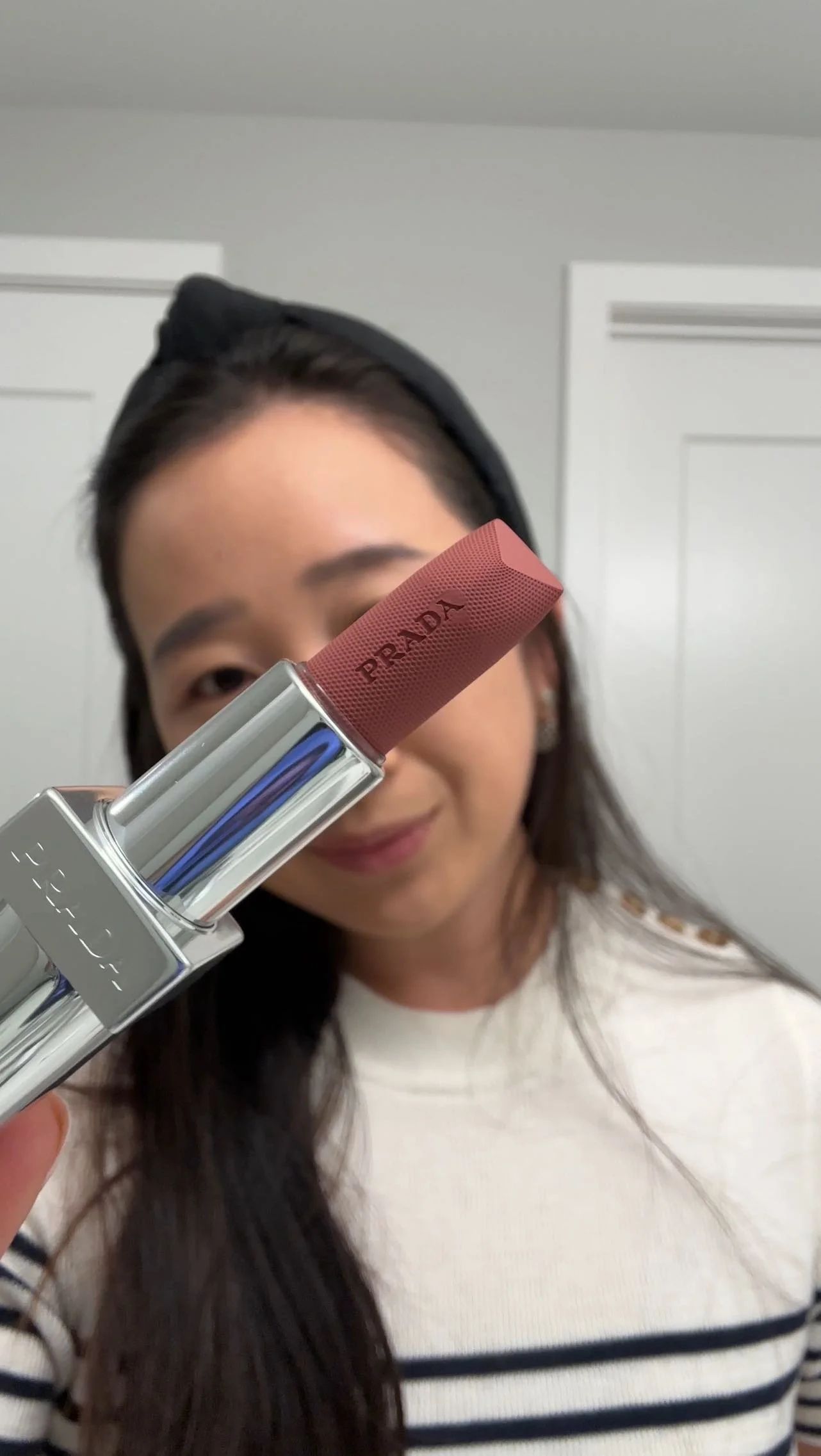 5 Red Bag Outfit Ideas | Happily Ever Style