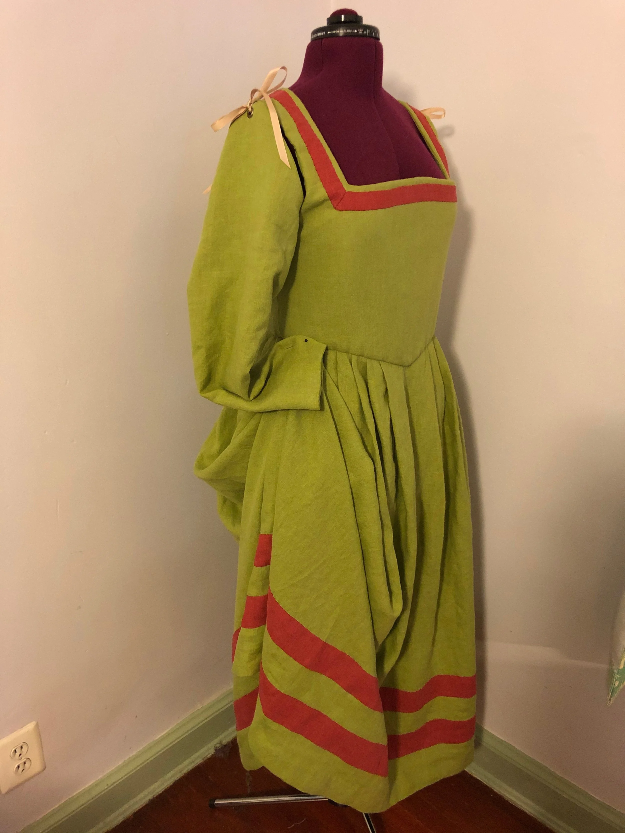 Various Kirtles — Courtly Clothier