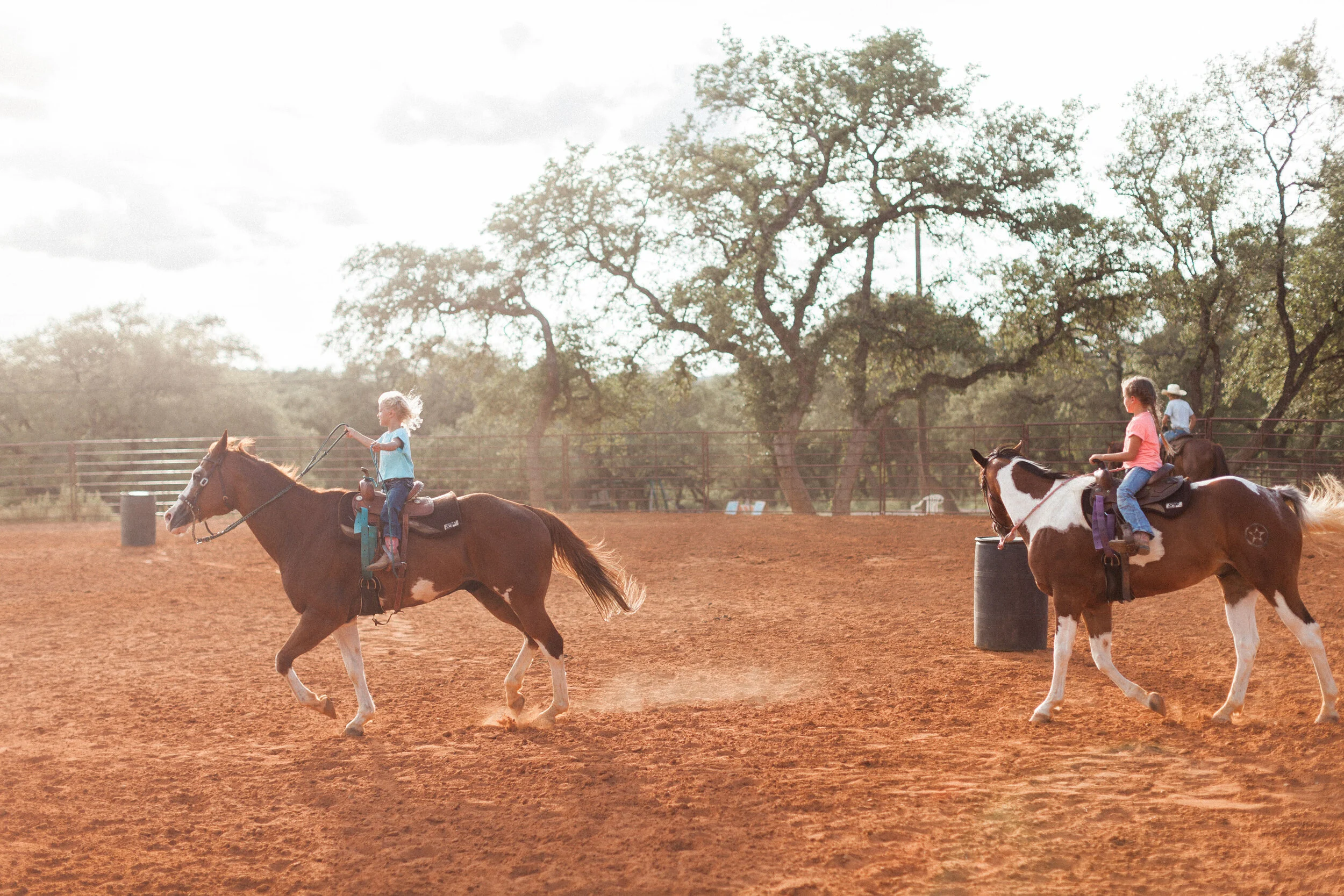 FAMILY HORSEBACK RIDING
