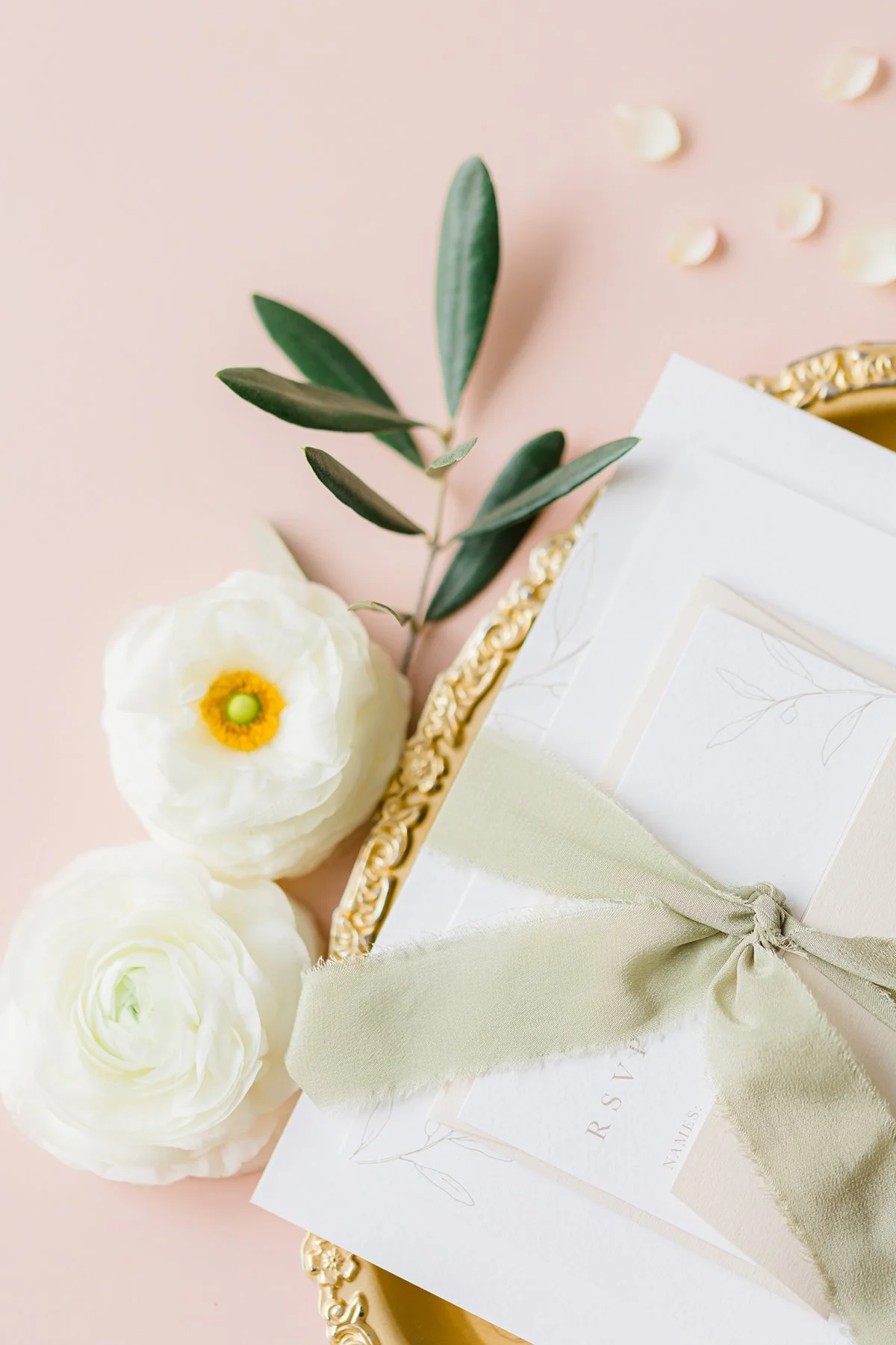 How many invitations do you need to order for your wedding? — Olive ...