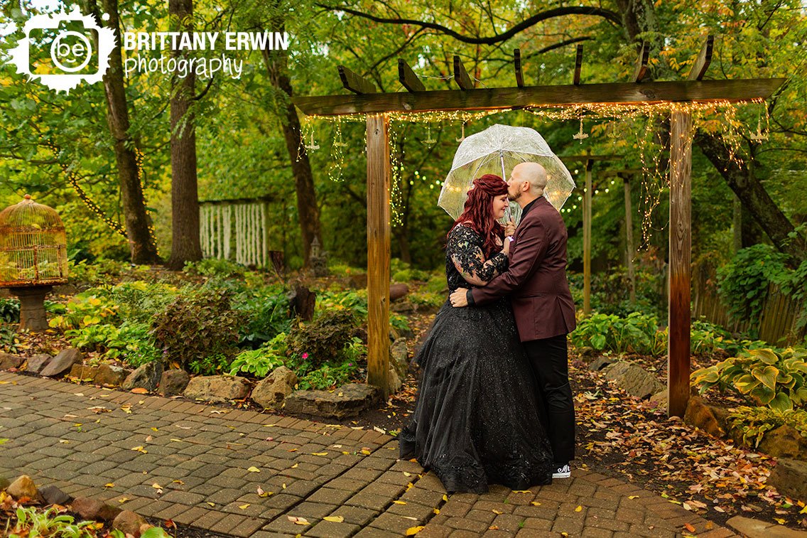 Avon gardens wedding | Honestweddingadvice.com