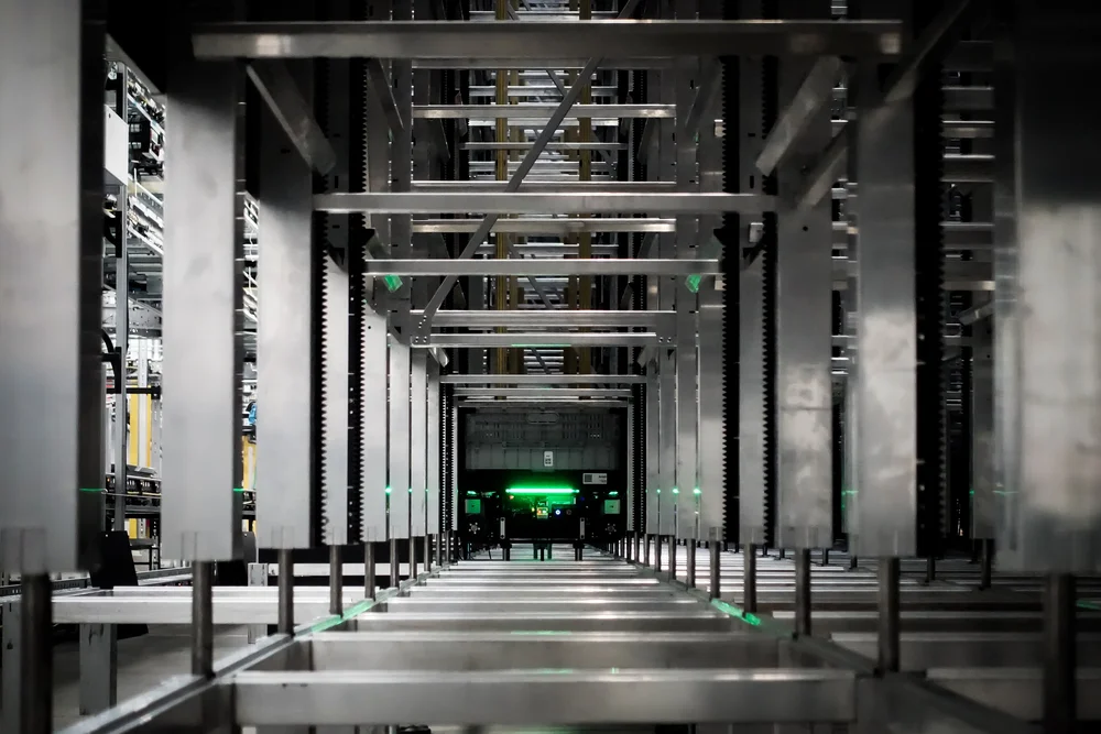 AIA Canada - How Robots Are Changing Modern Commerce and Reducing ...