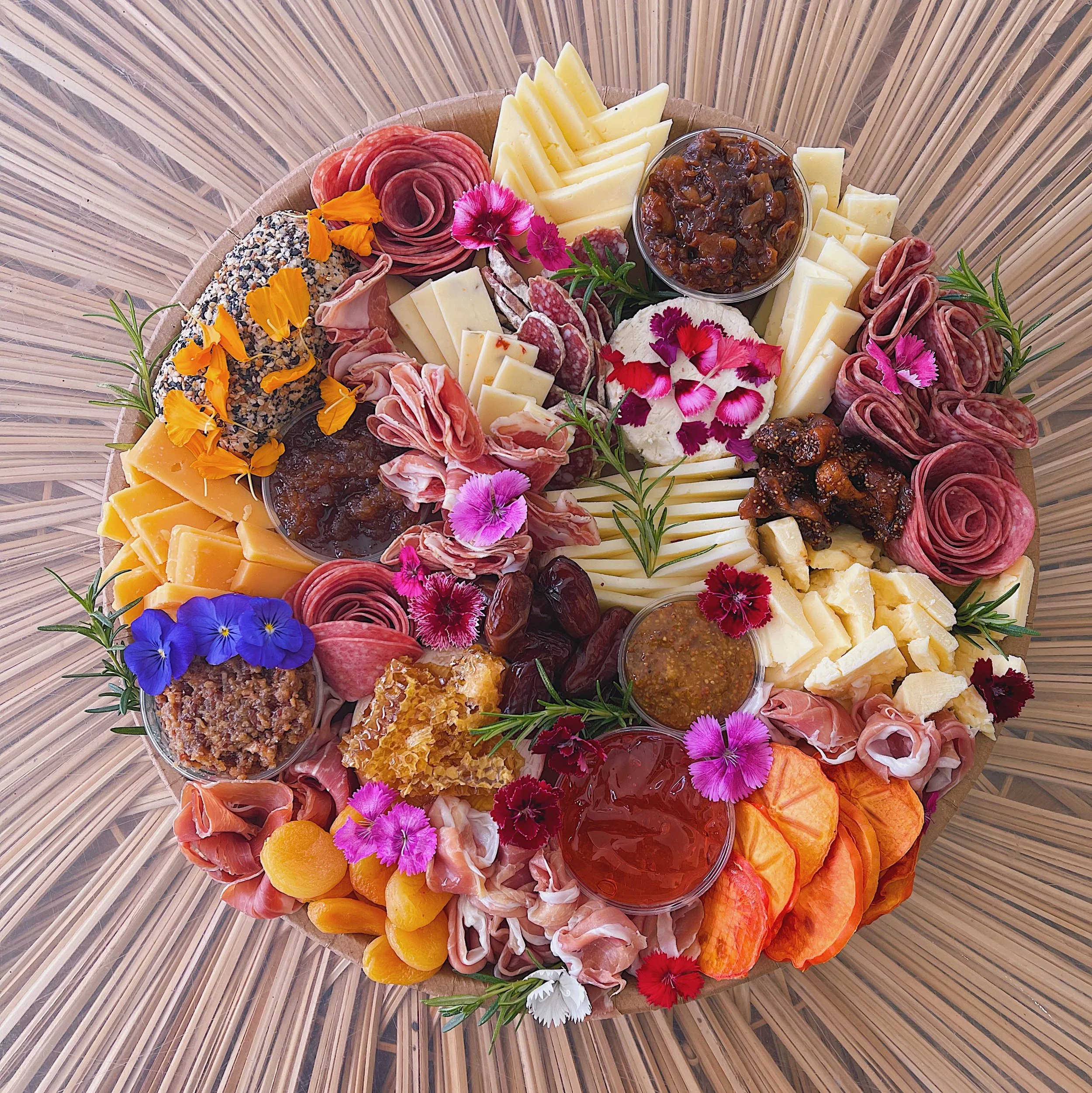 PLATTERS — Hawaii Island Picnics & Provisions