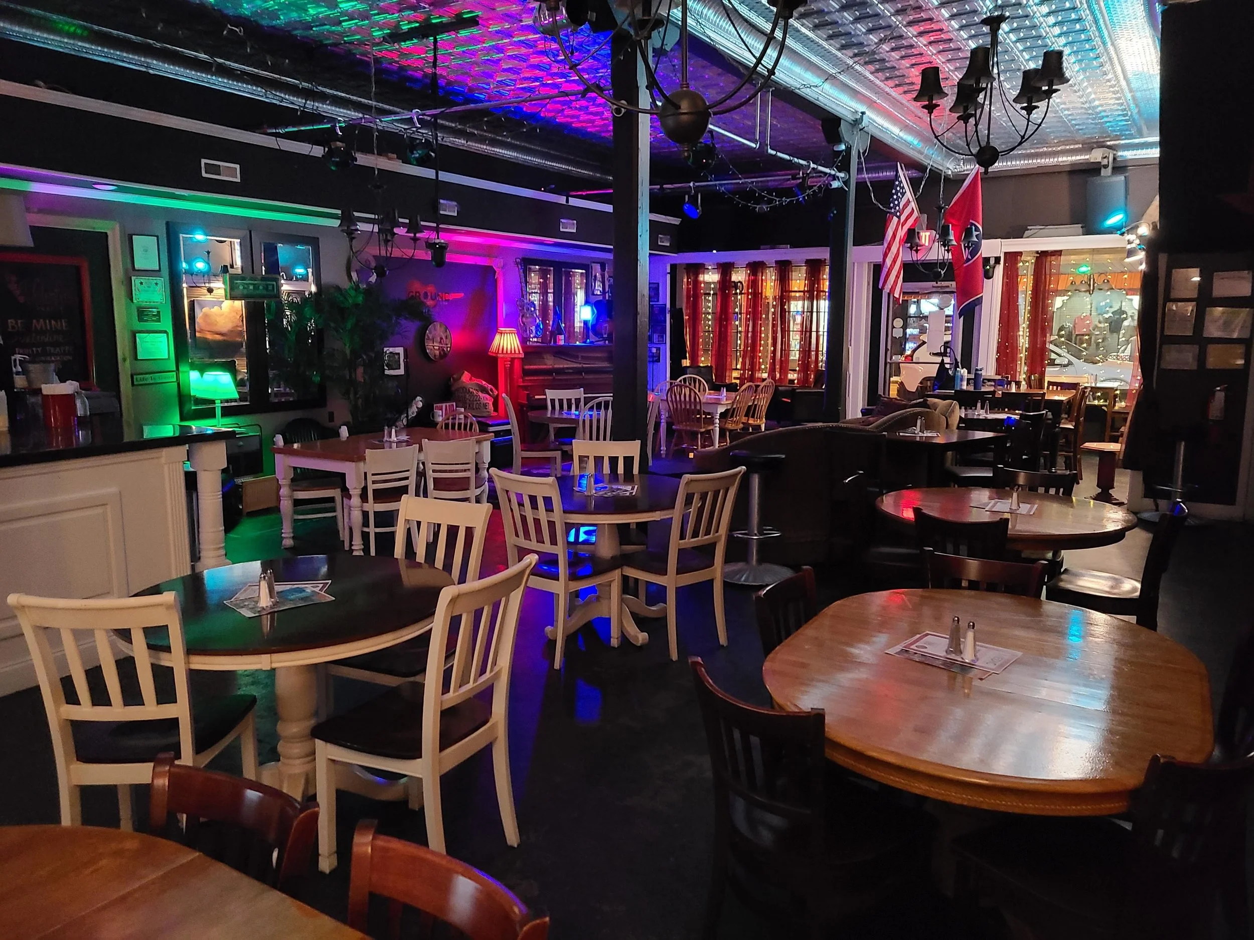 Grinder House Coffee Shop, LLCTraditional Cafe, Extrodinary Music Venue