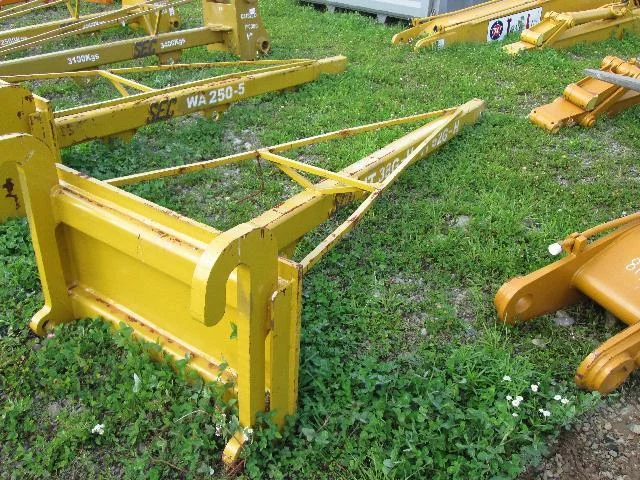 # 7578- New 10' SEC Boom Pole Cat 938, IT38, Quick Couple Loaders ...