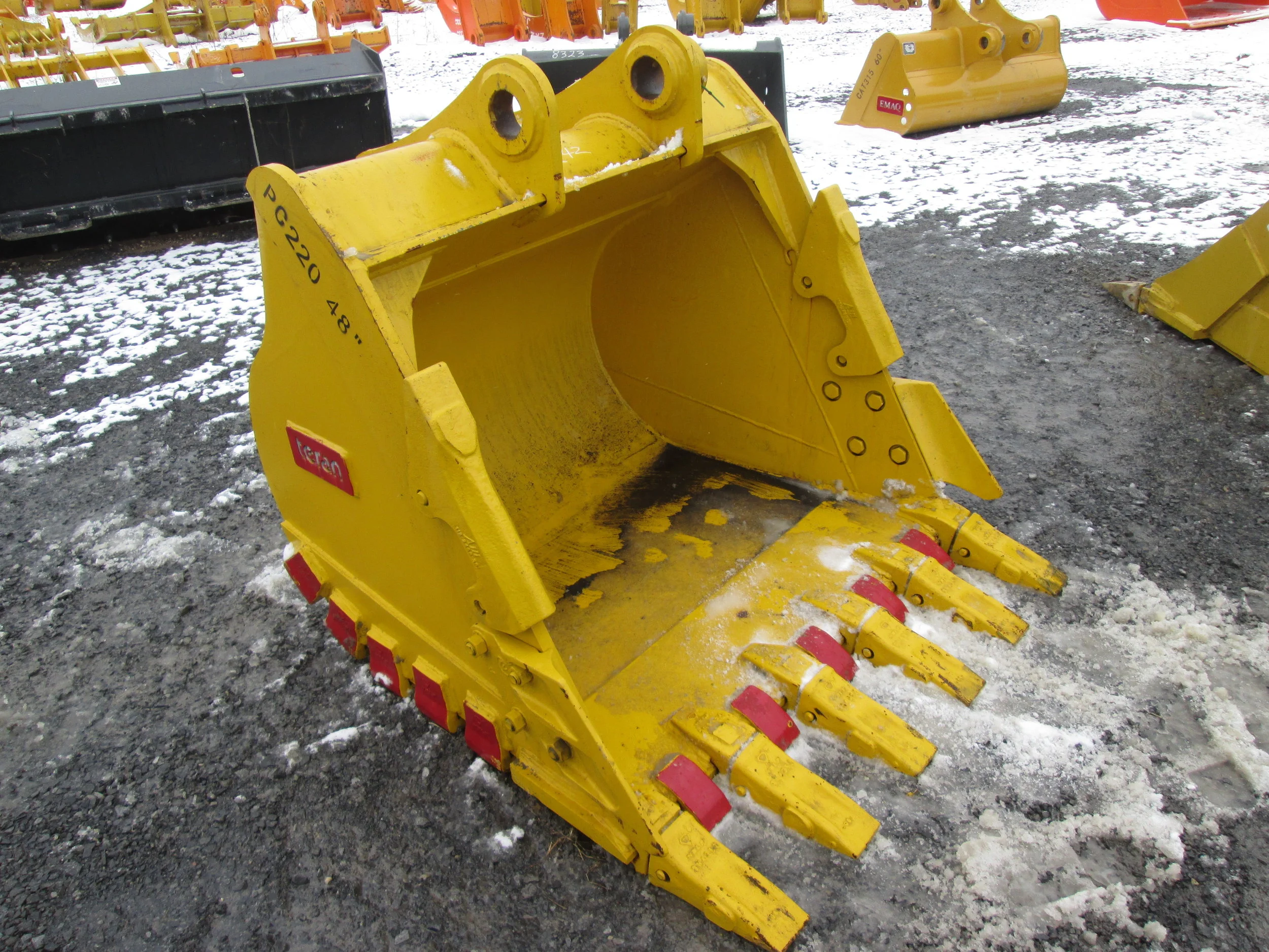 #3418- New 48" EMAQ/HD Tooth Bucket Komatsu PC200, Kobelco SK200, John ...
