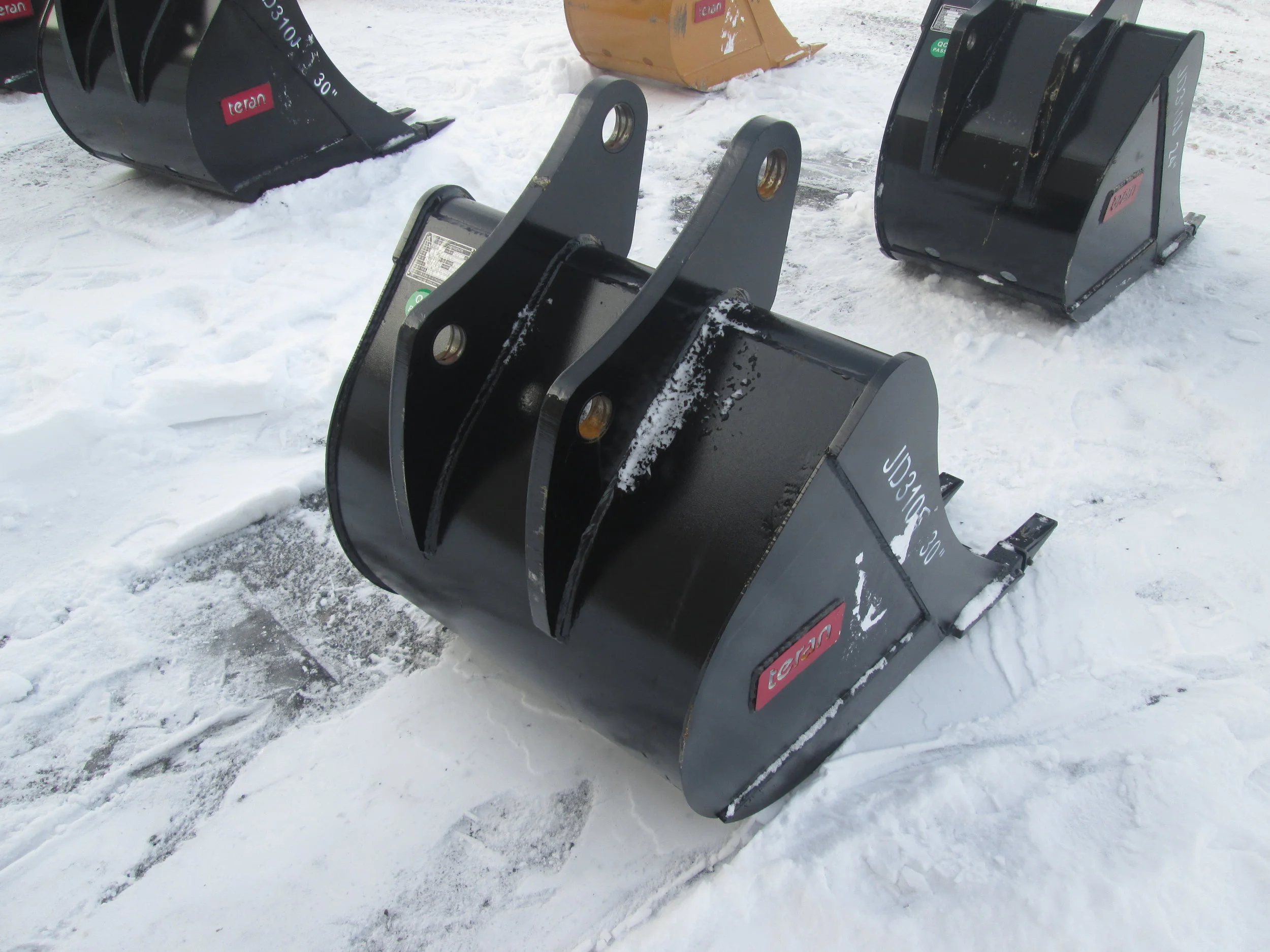 #0354 - 30" New EMAQ Tooth Bucket., John Deere 310G - REGULAR PRICE ...