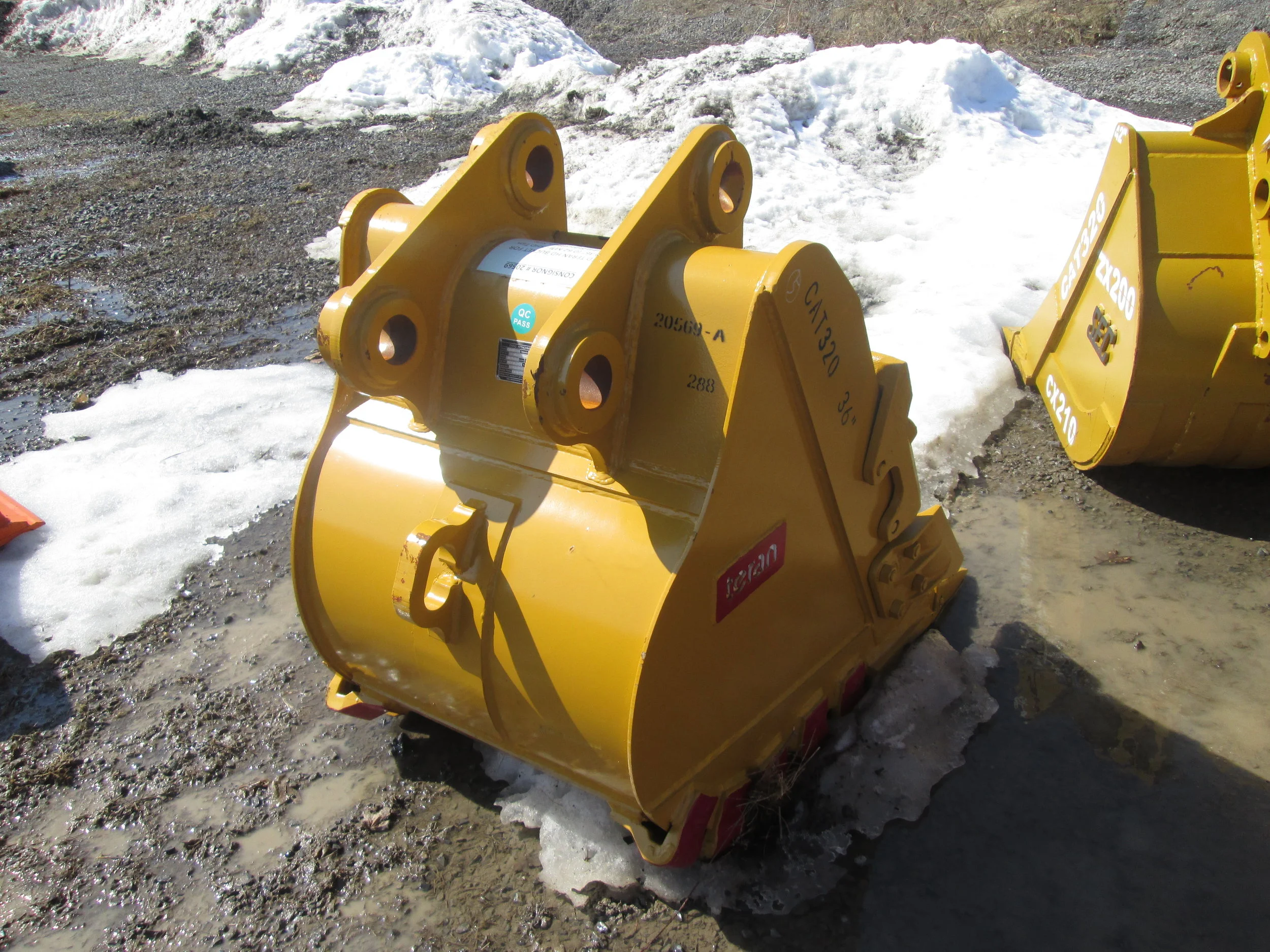 Tooth Buckets 31"-40" — Carroll Equipment - CNY'S Best Place For ...