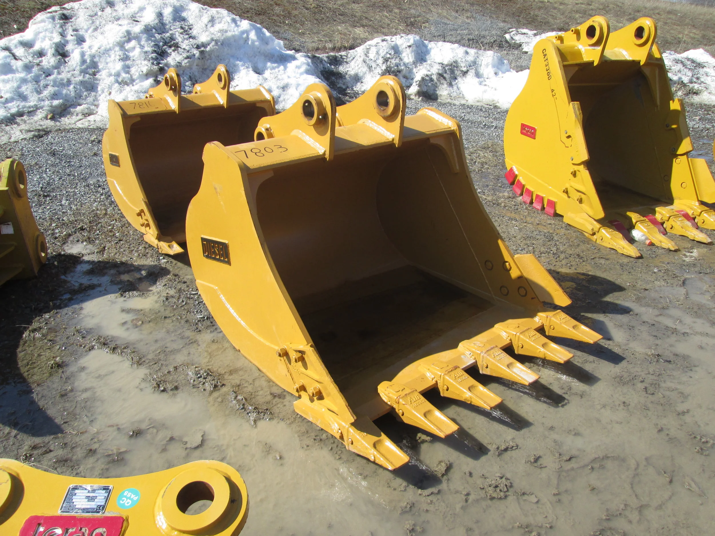 Tooth Buckets 51” – 78” — Carroll Equipment - CNY'S Best Place For ...