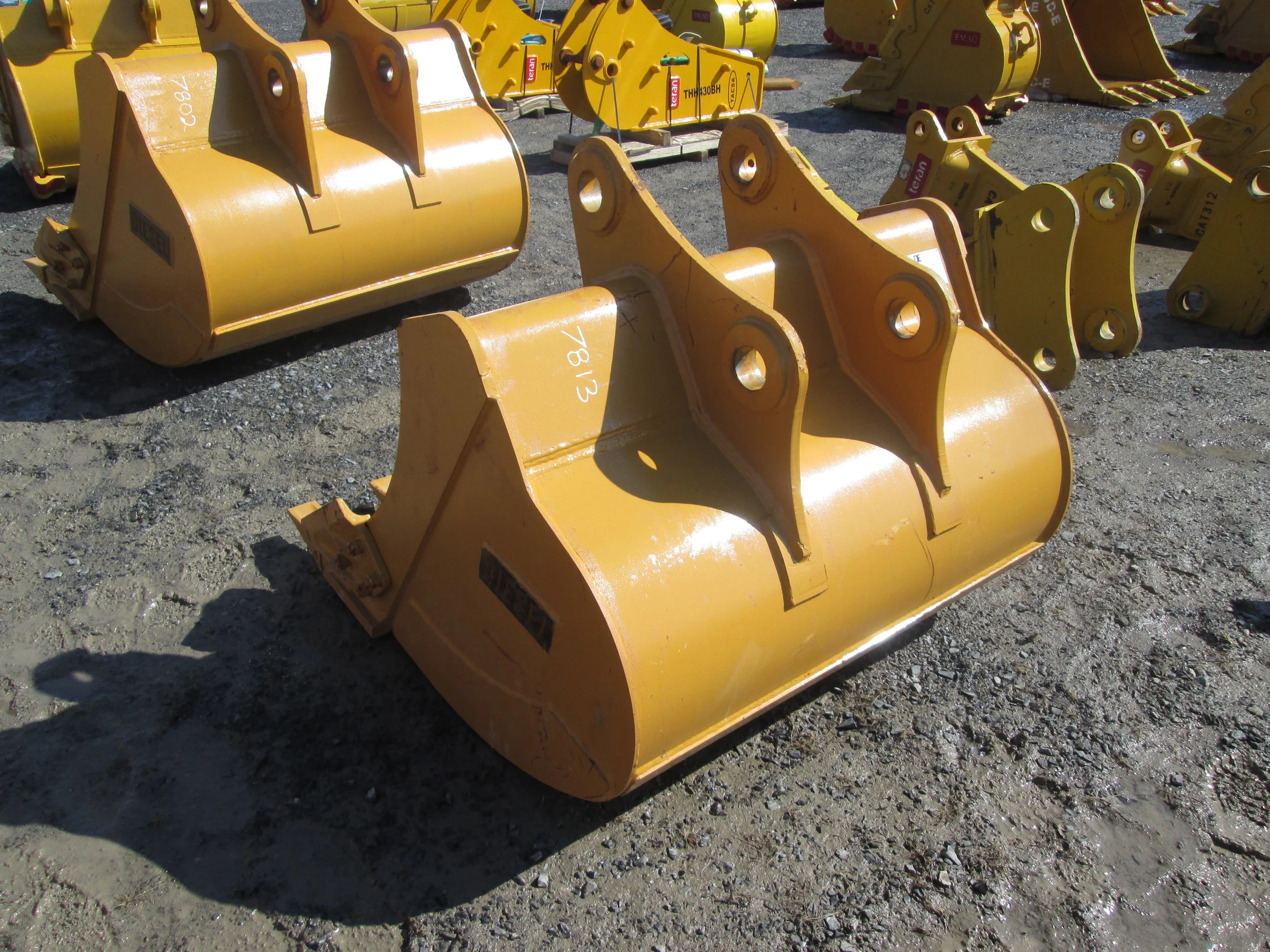 Tooth Bucket 46"- 50" — Carroll Equipment - CNY'S Best Place For ...
