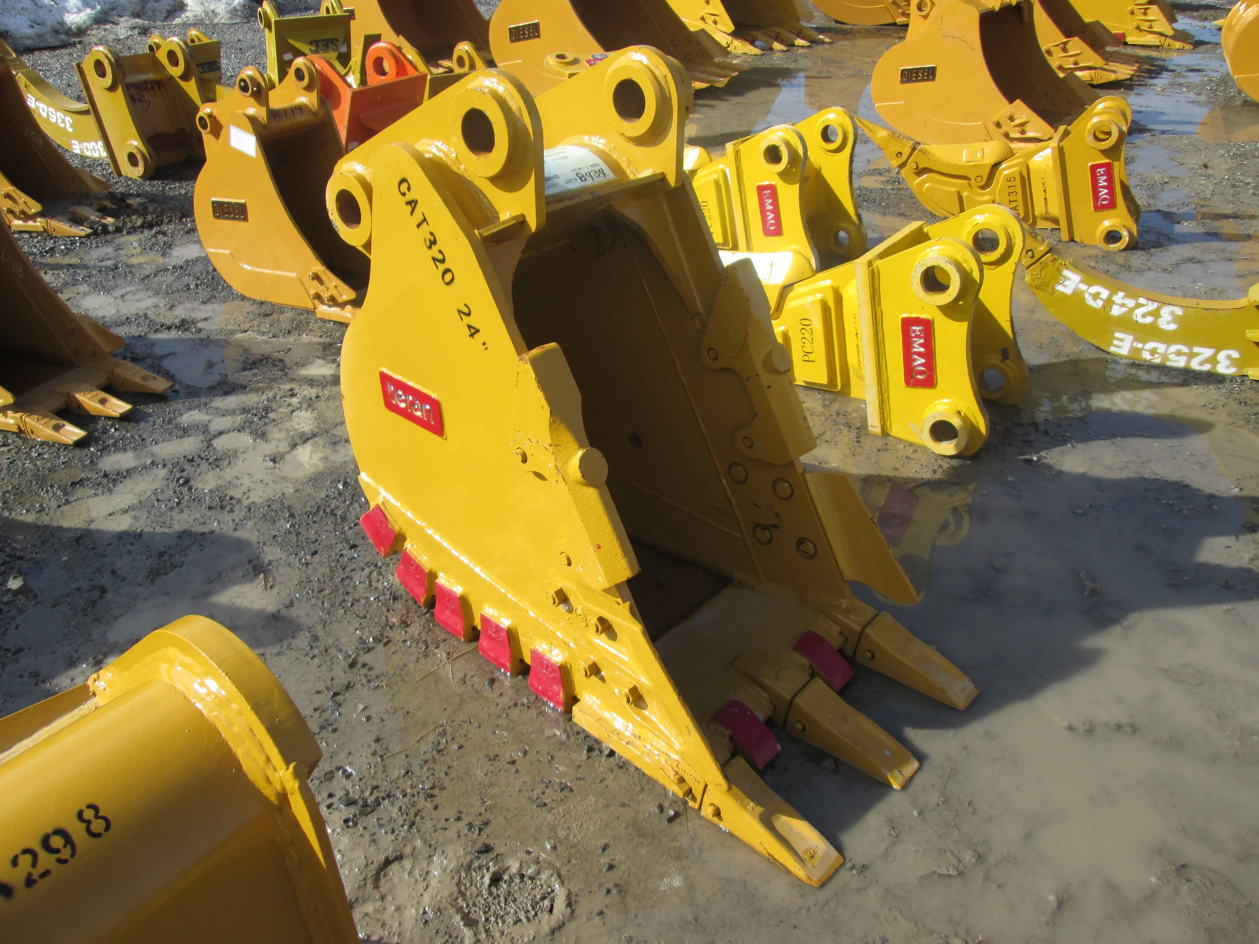 Tooth Buckets 21” – 30” — Carroll Equipment - CNY'S Best Place For ...