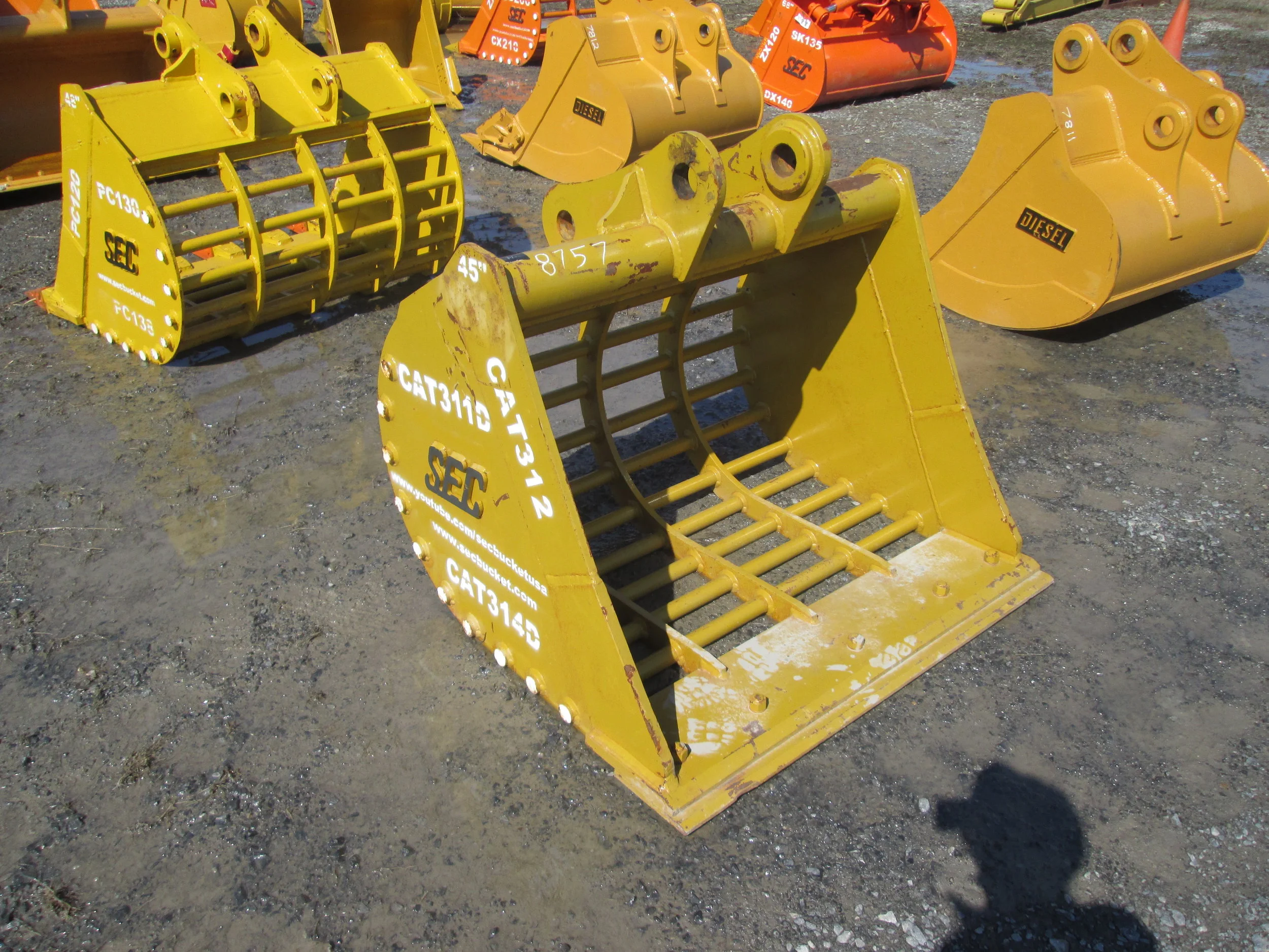 Skeleton Ditching Buckets — Carroll Equipment - CNY'S Best Place For ...