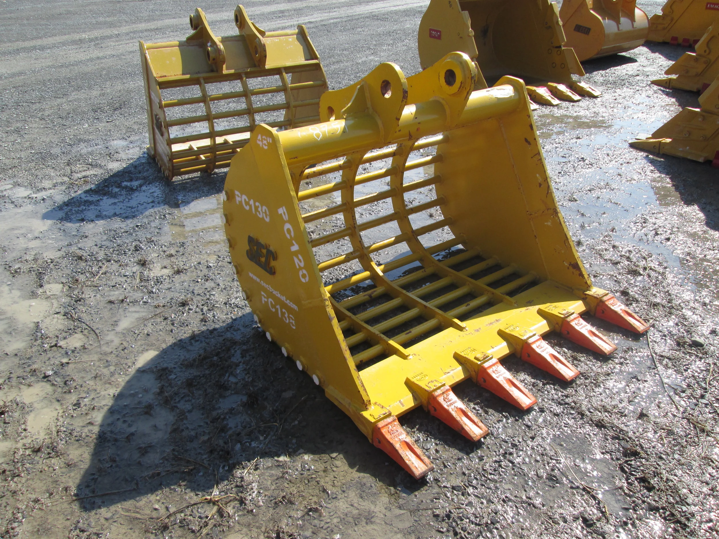 Skeleton Tooth Buckets — Carroll Equipment - CNY'S Best Place For ...