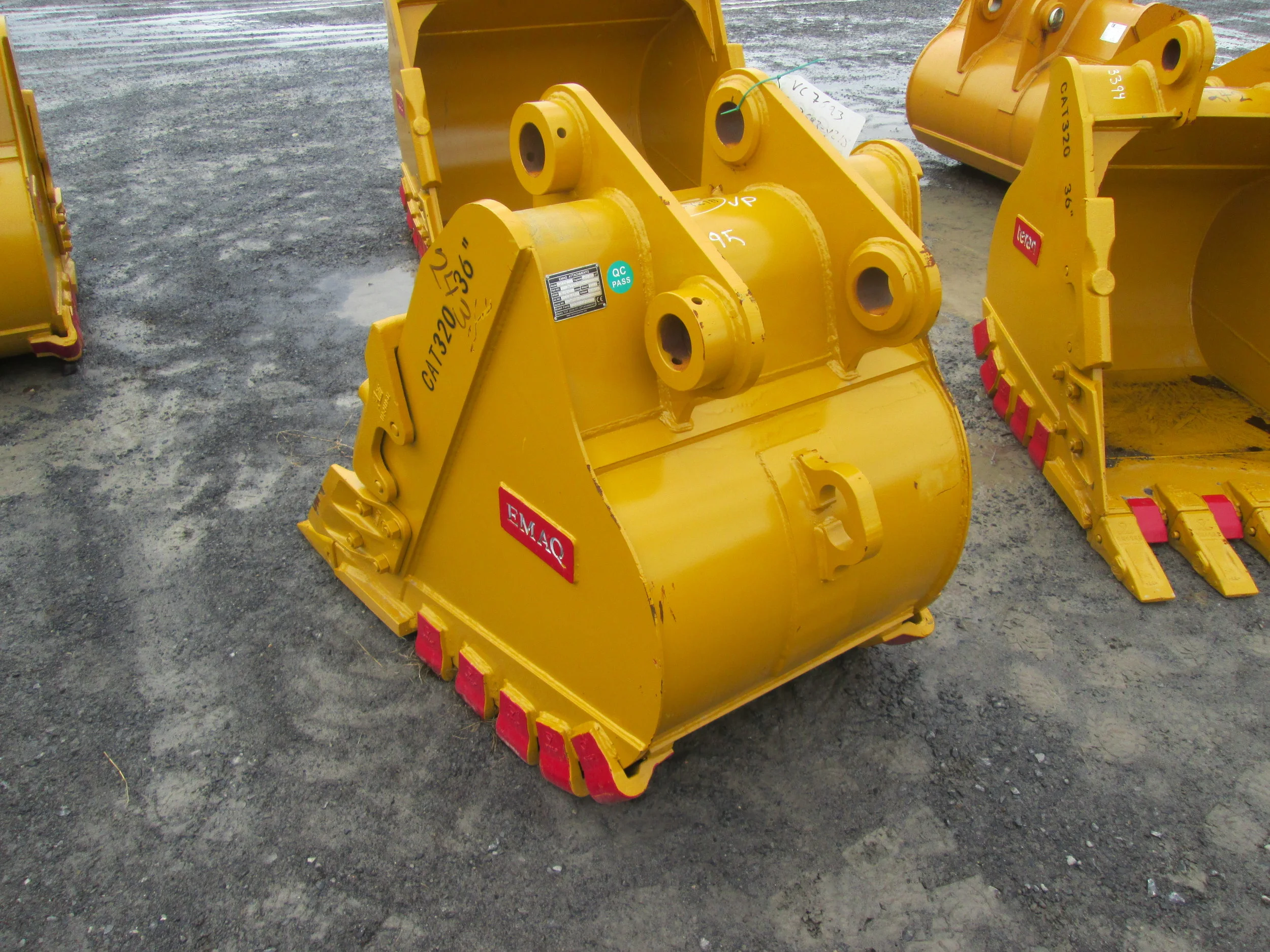 Tooth Buckets 31"-40" — Carroll Equipment - CNY'S Best Place For ...