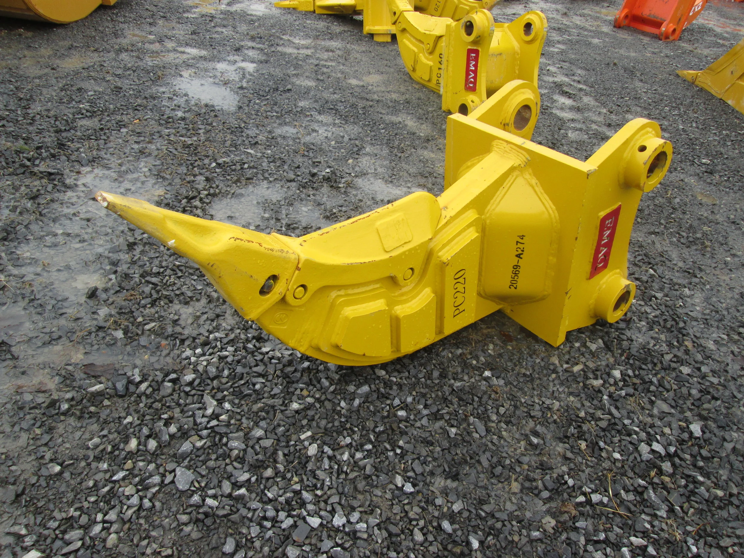 #2374- NEW EMAQ Ripper Komatsu PC200, Kobelco SK200 - REGULAR PRICE ...