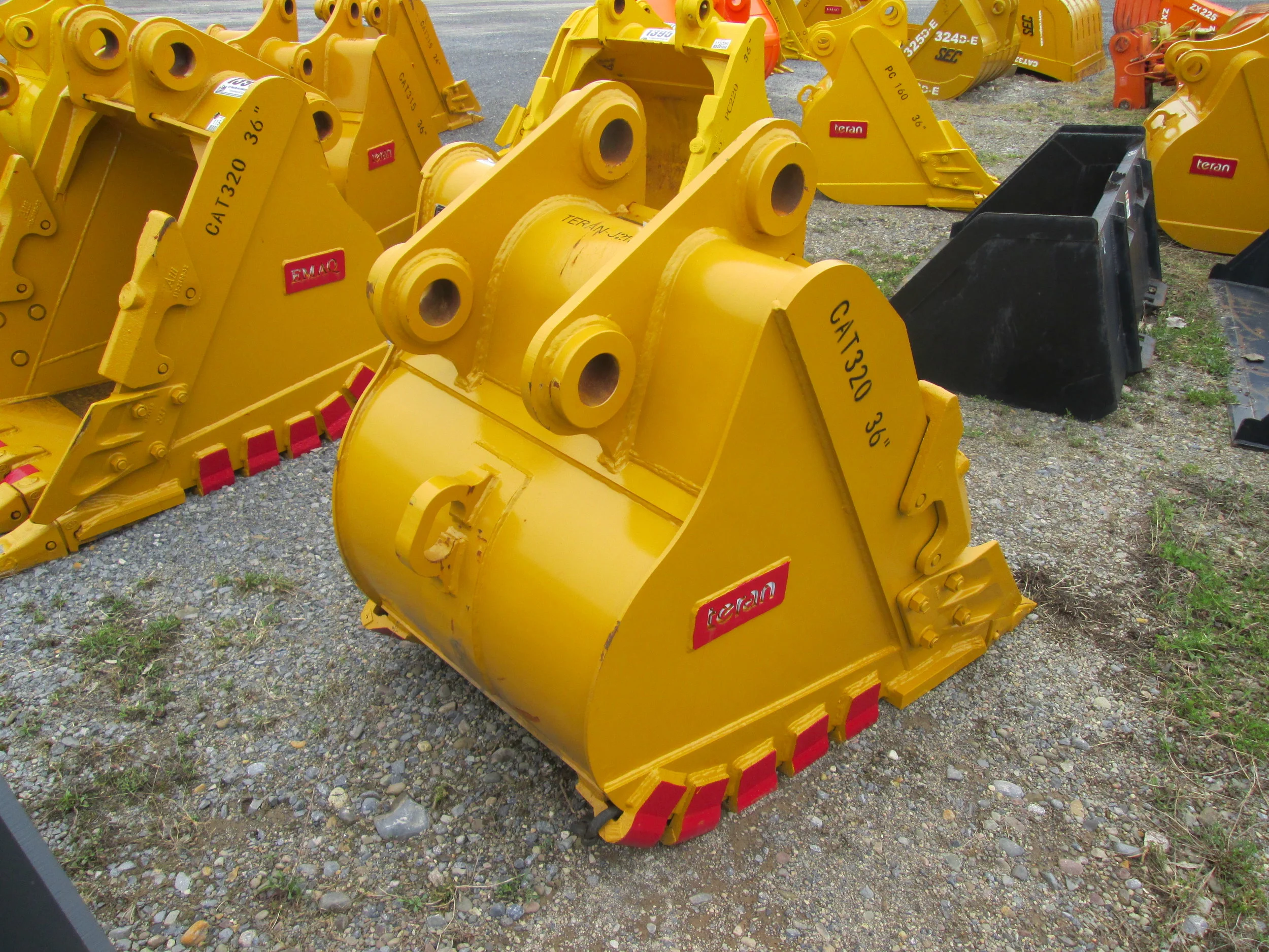 Tooth Buckets 31"-40" — Carroll Equipment - CNY'S Best Place For ...