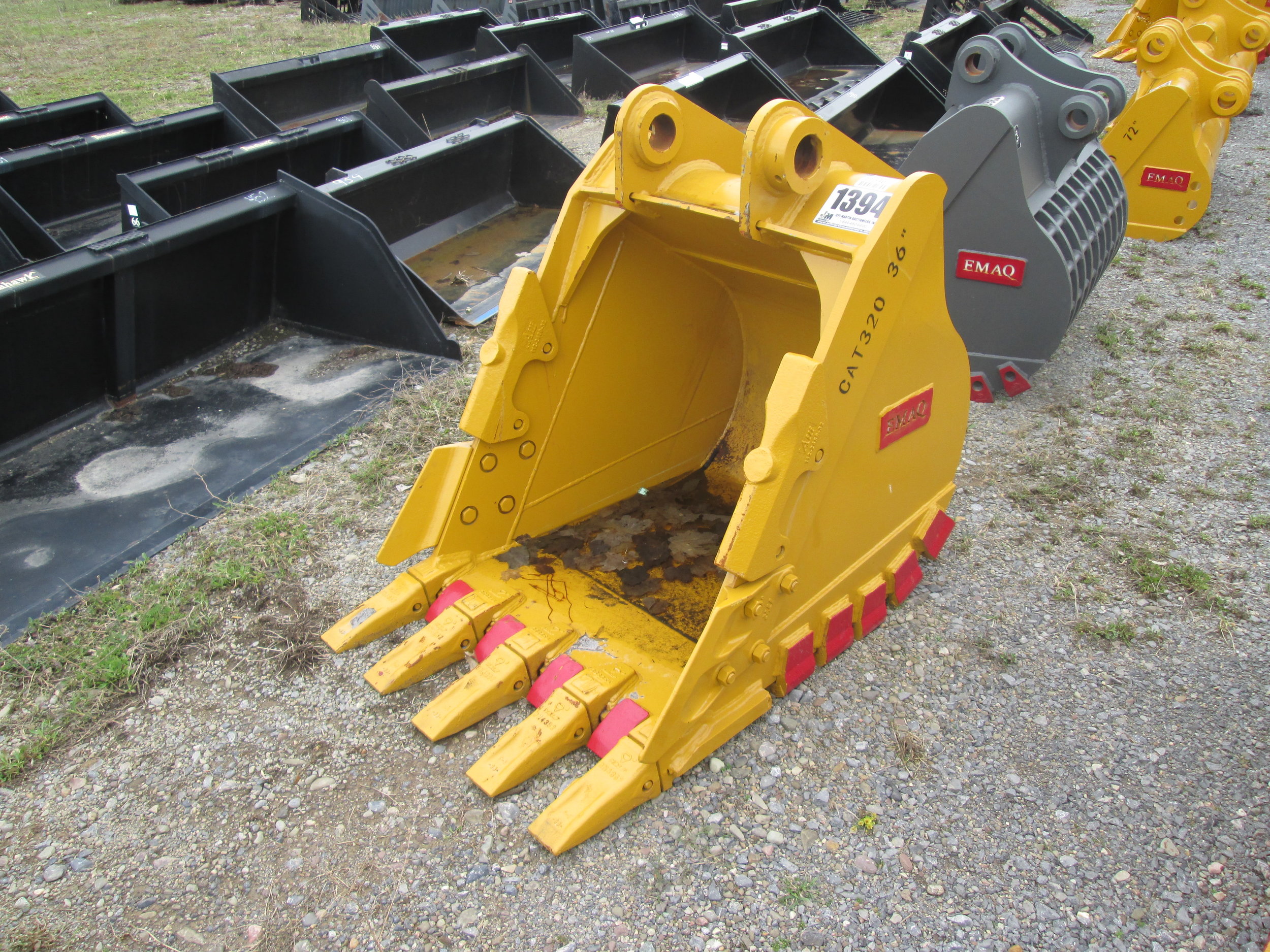 Tooth Buckets 31"-40" — Carroll Equipment - CNY'S Best Place For ...