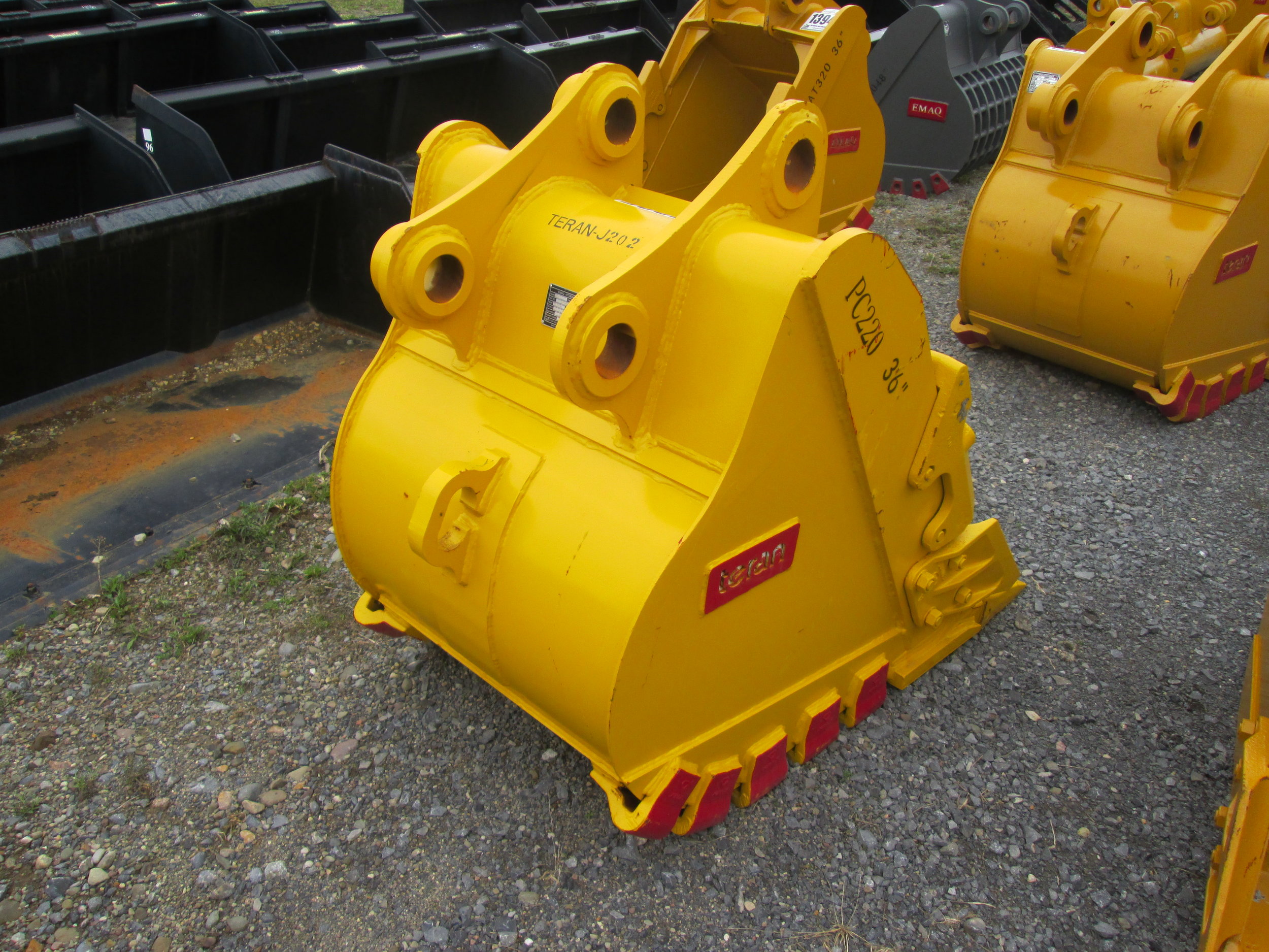 Tooth Buckets 31"-40" — Carroll Equipment - CNY'S Best Place For ...
