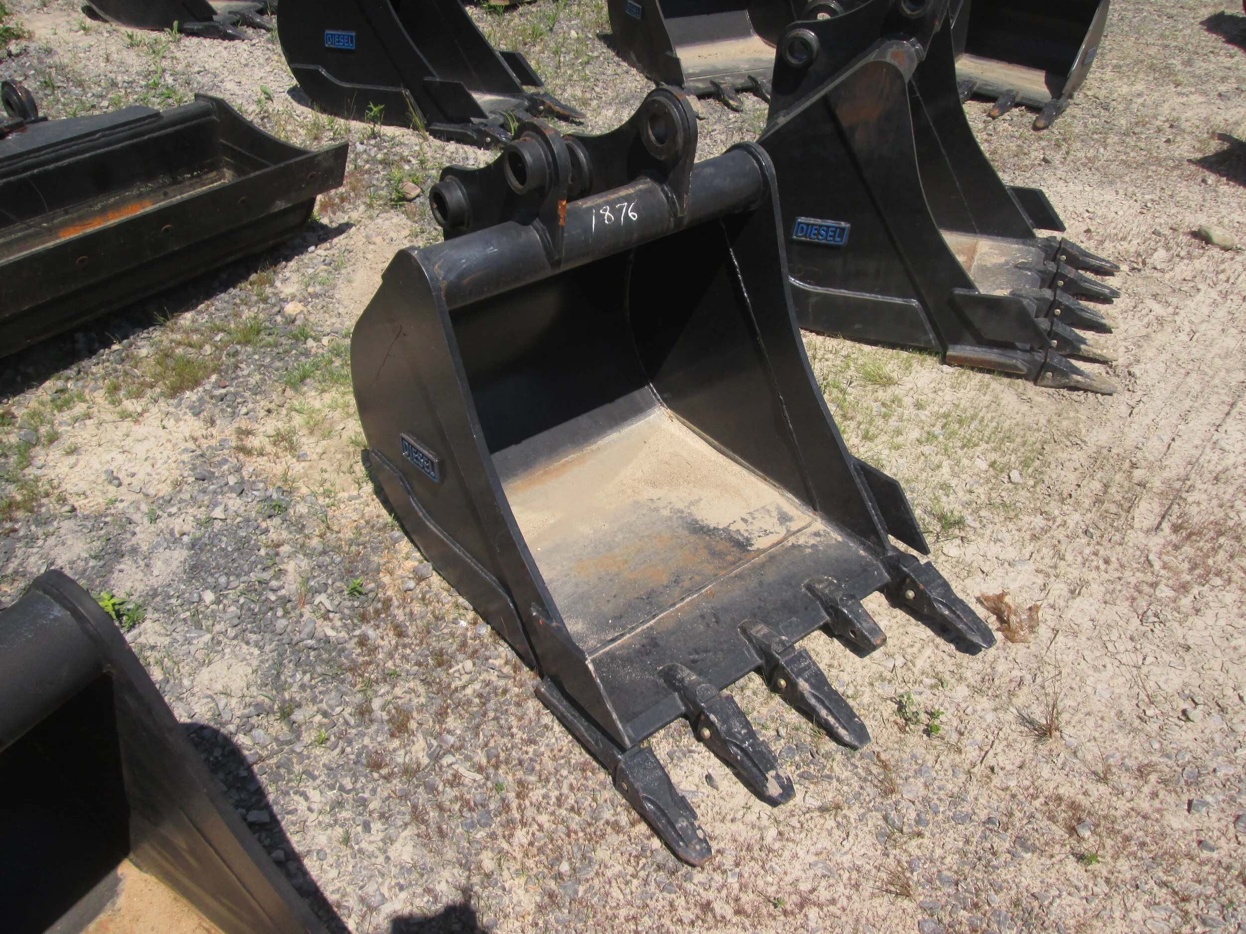 #1876- New 30" Diesel Tooth Bucket CAT307, 308 - REGULAR PRICE $2,598. ...