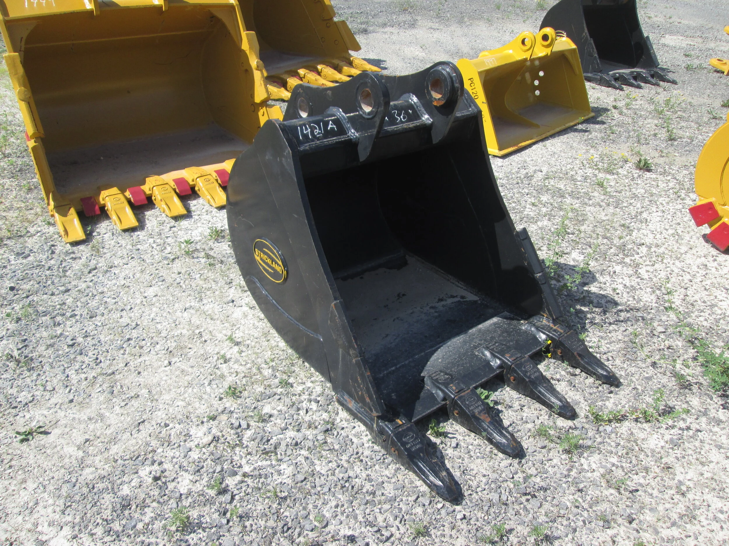 Tooth Buckets 31"-40" — Carroll Equipment - CNY'S Best Place For ...