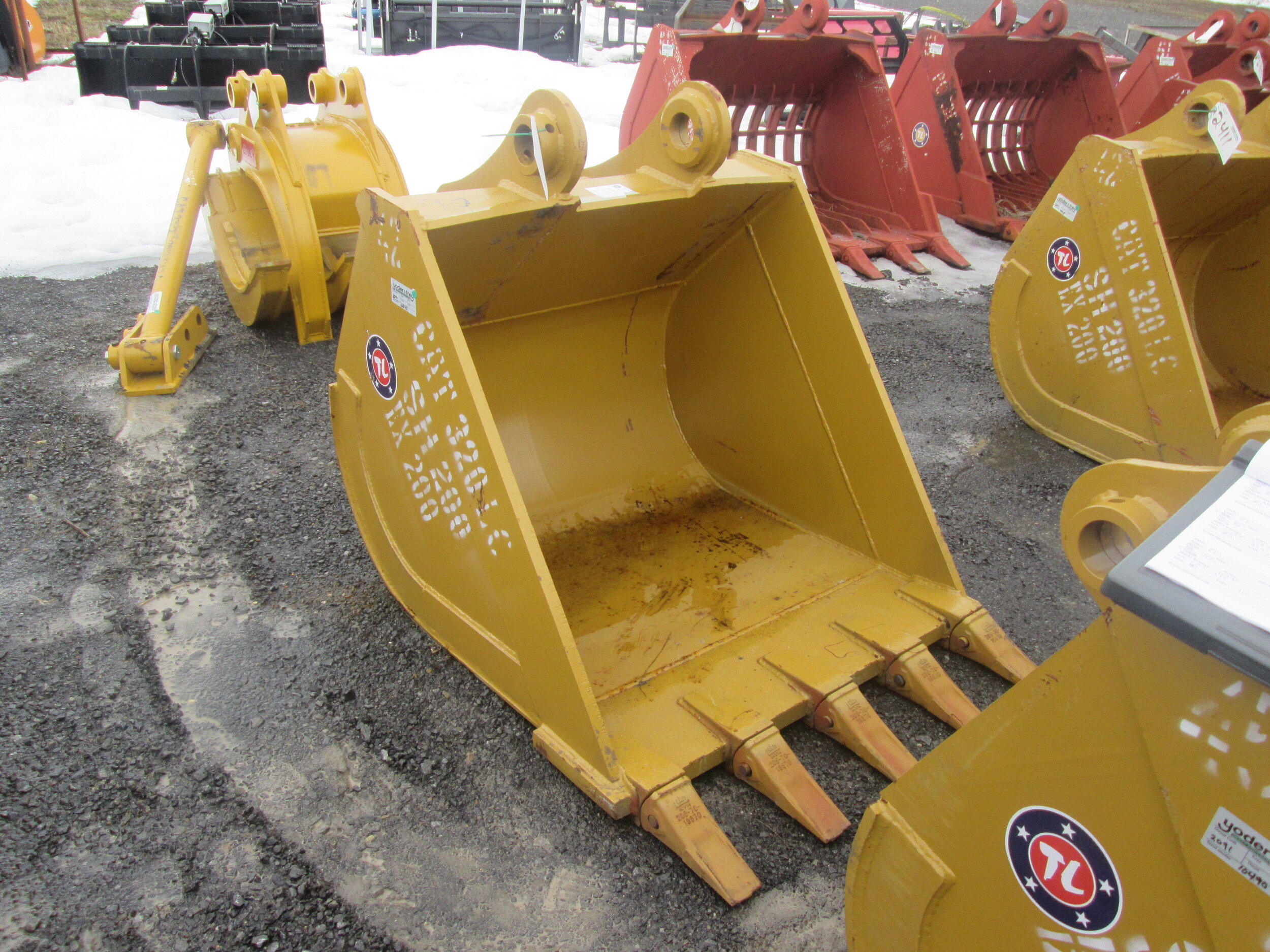 Tooth Buckets 41” – 45” — Carroll Equipment - CNY'S Best Place For ...