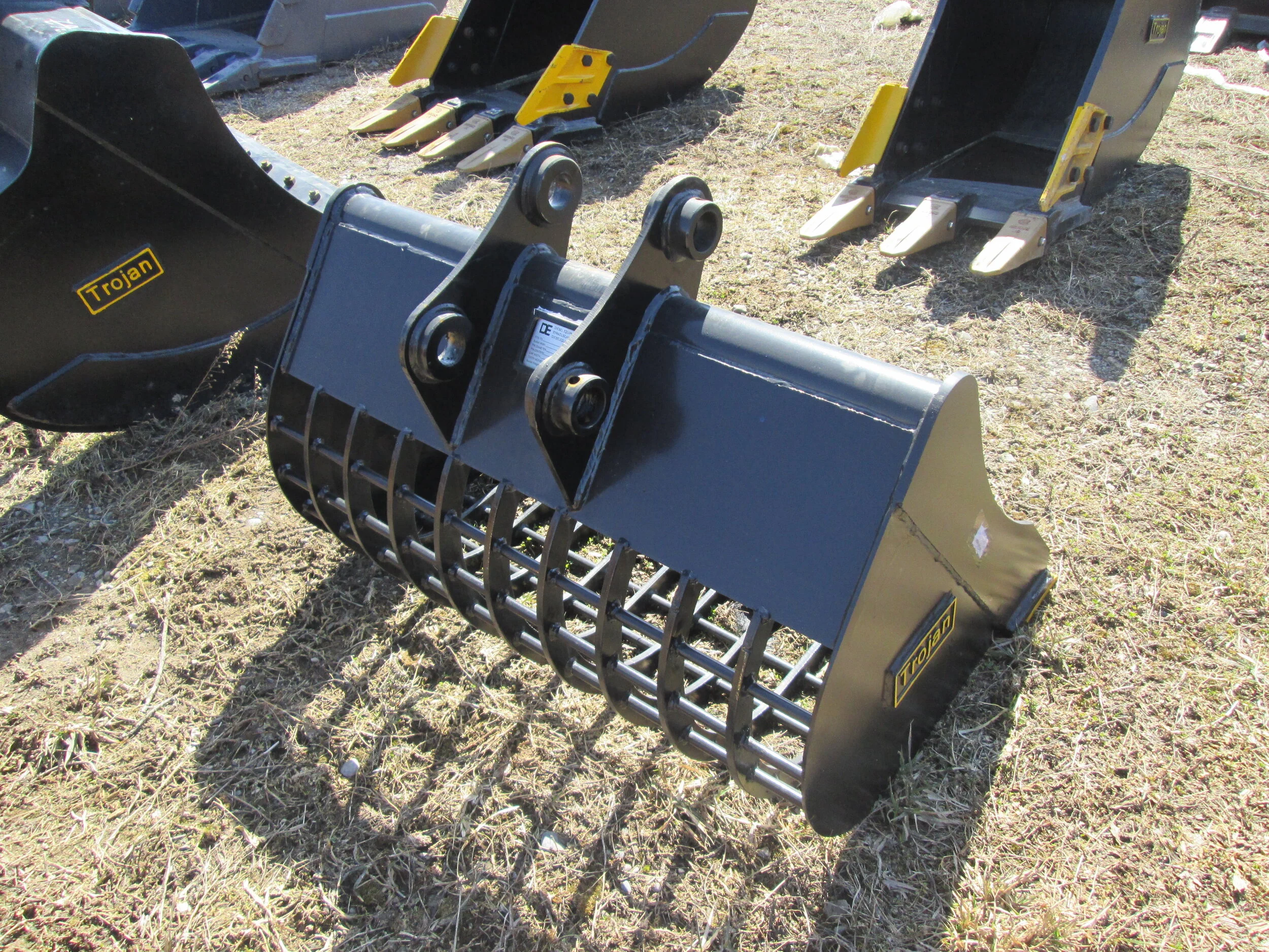 #7132-NEW 42" DE/Trojan Skeleton Ditching Bucket Cat 304C, Hitachi EX50 ...