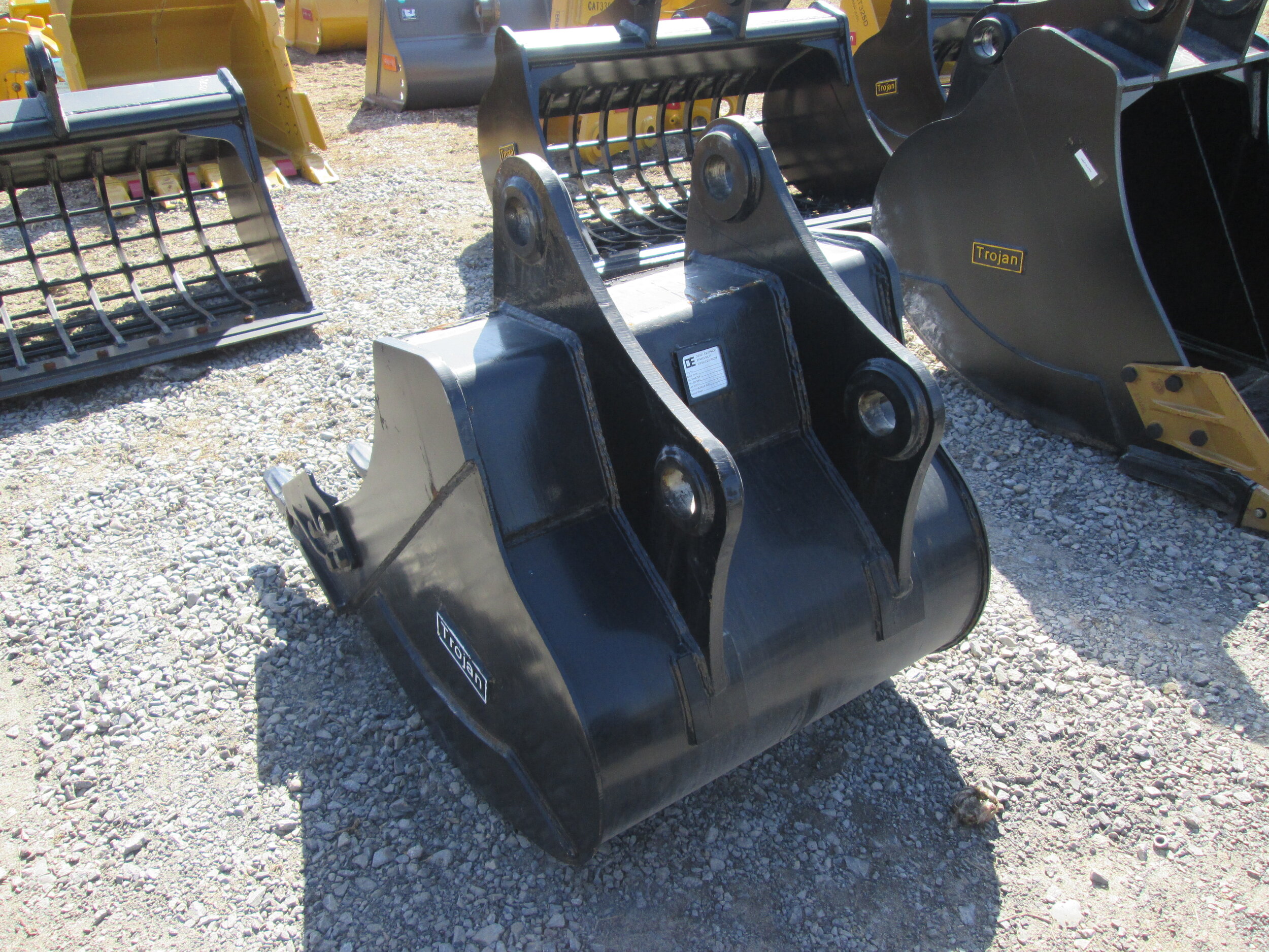 Tooth Buckets 31"-40" — Carroll Equipment - CNY'S Best Place For ...