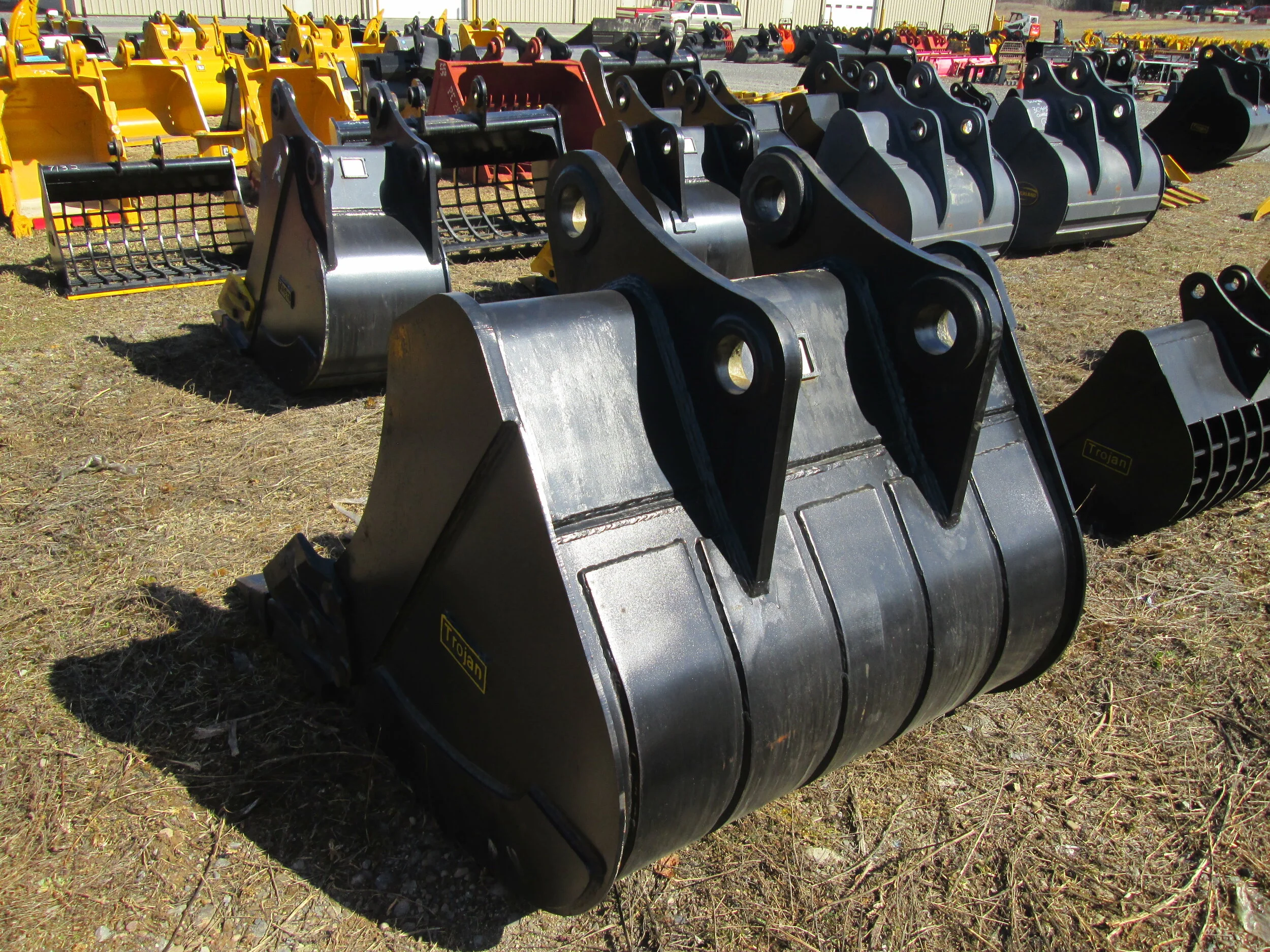 #6775- New 48" DE/Trojan Tooth Bucket Hitachi EX220, Komatsu PC300 ...