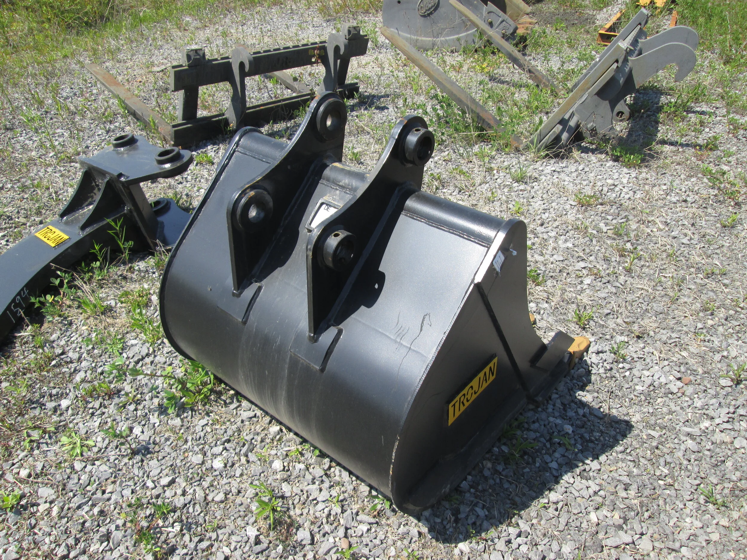 Tooth Buckets 31"-40" — Carroll Equipment - CNY'S Best Place For ...